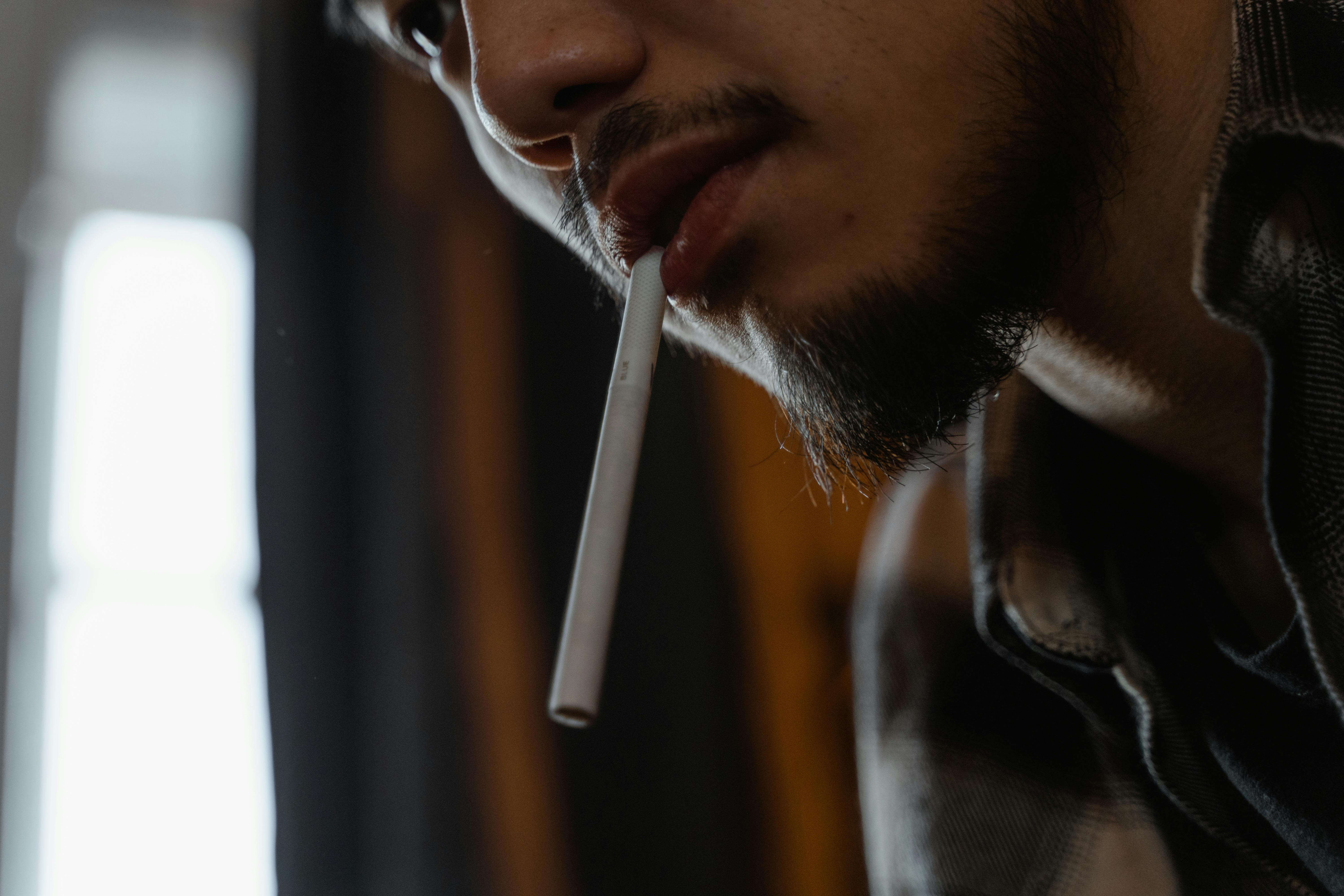 Foto de stock gratuita sobre barba, boca, cigarrillo, de cerca, vicio