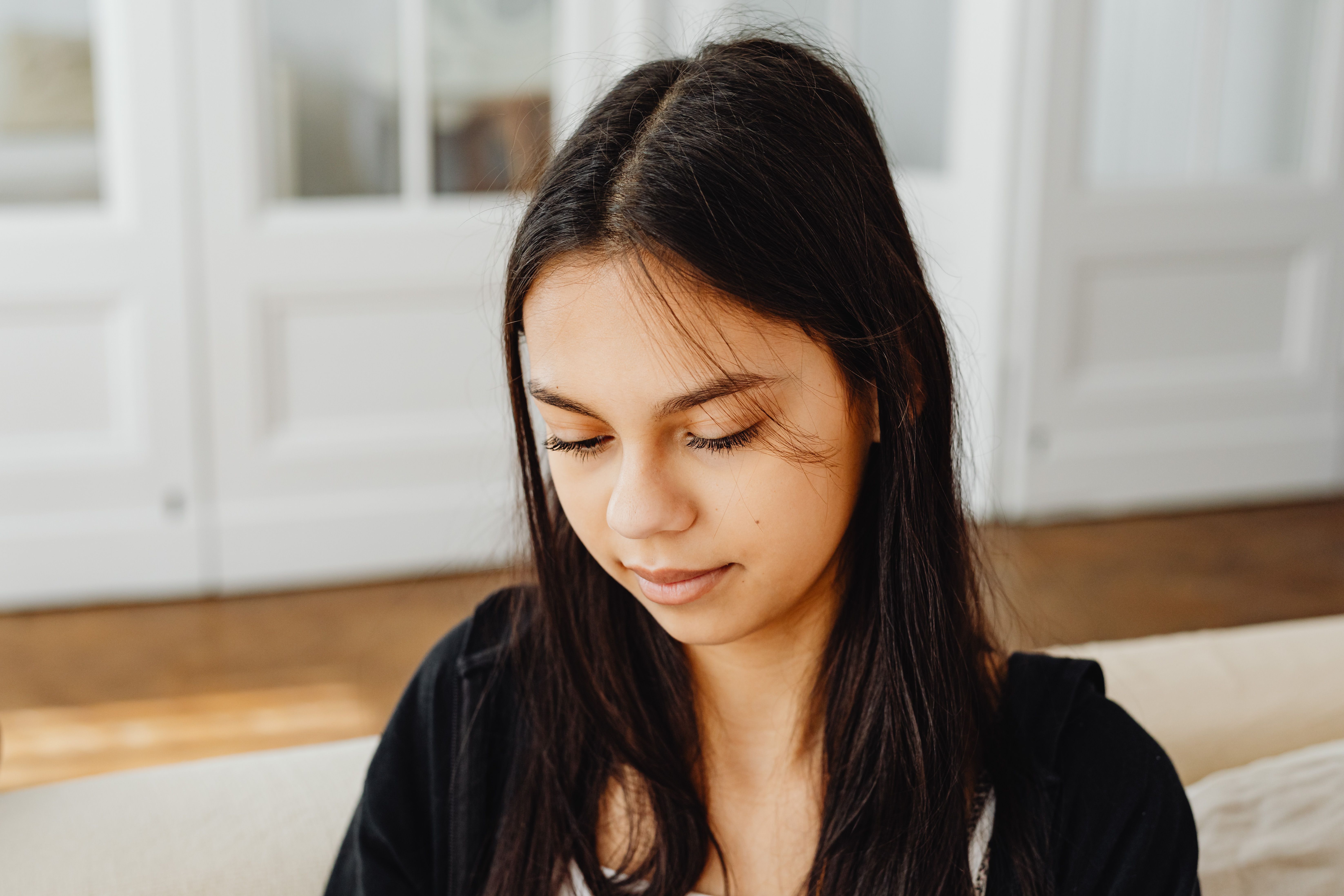 Close Up Photo of a Woman Crying · Free Stock Photo