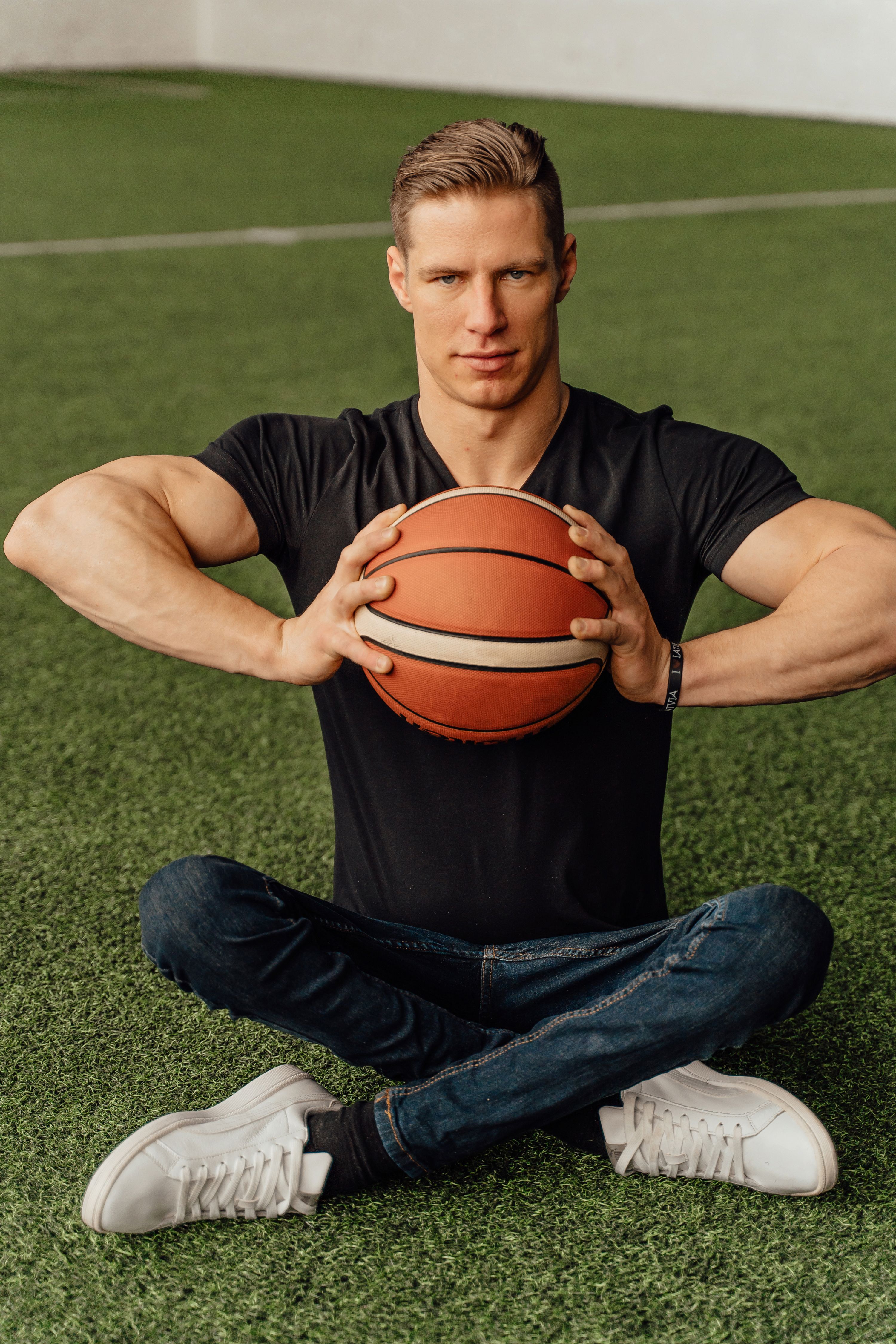 Indonesian Basketball Player Male Portrait Photos, Download The BEST ...