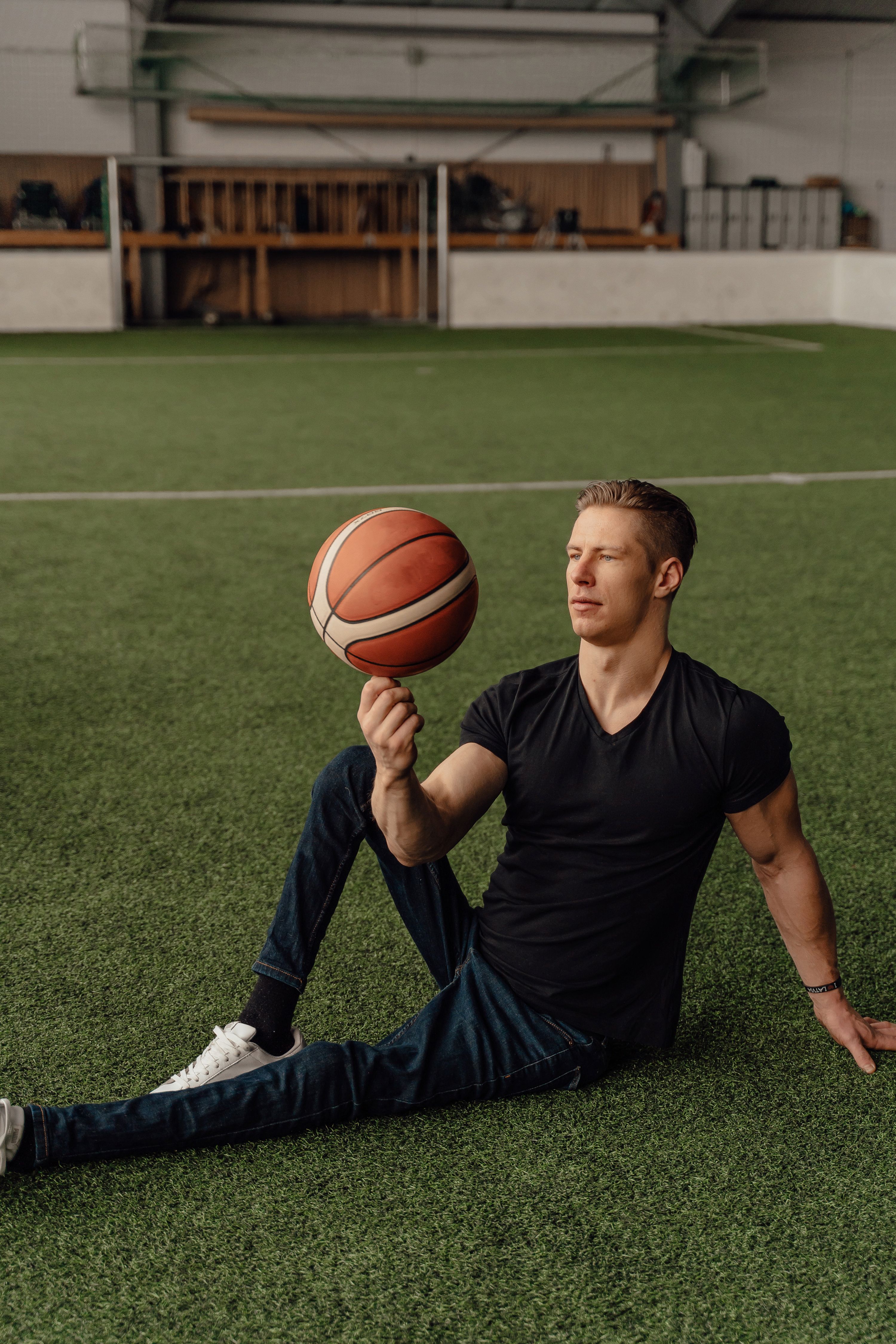 Indonesian Basketball Player Male Portrait Photos, Download The BEST ...