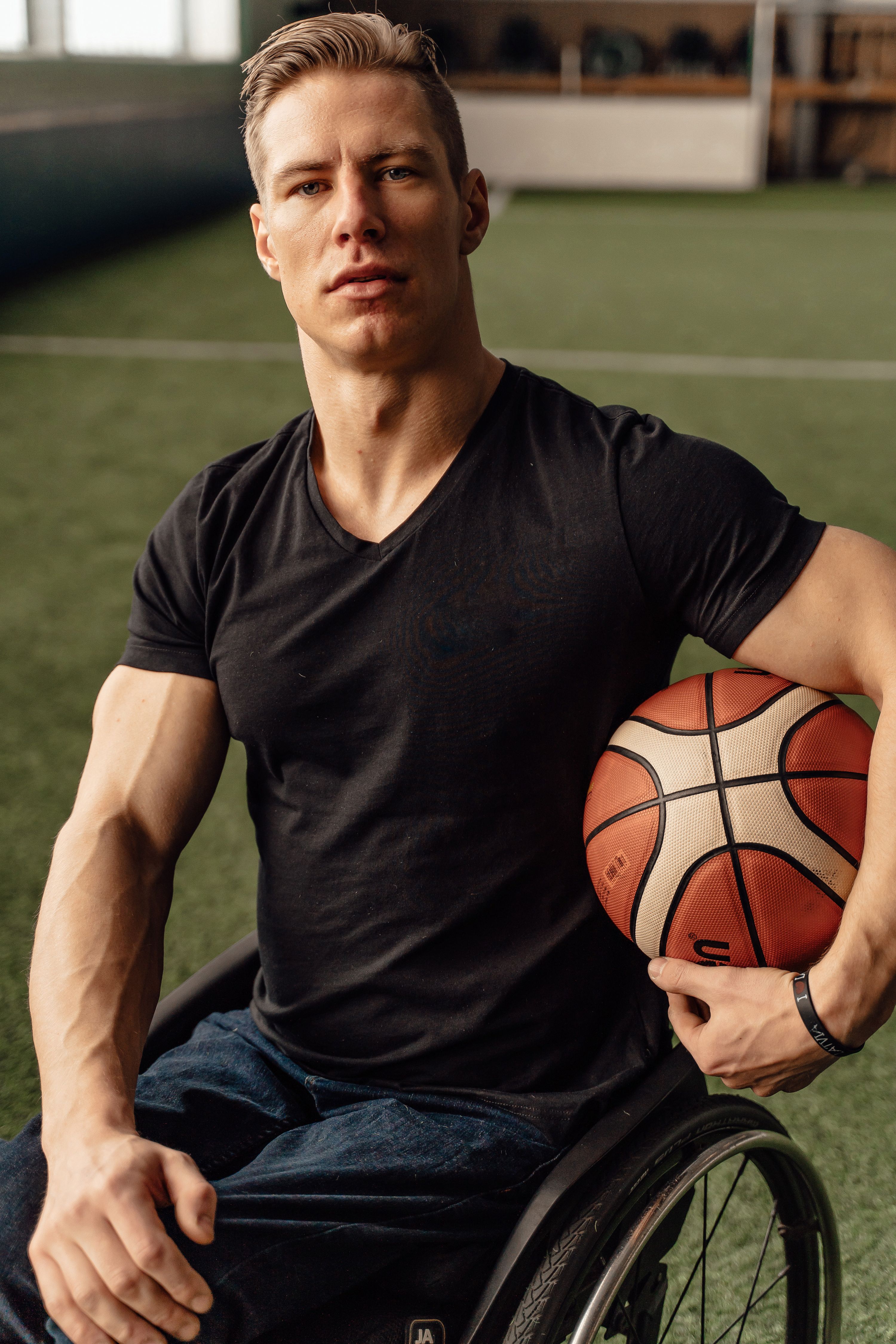 Indonesian Basketball Player Male Portrait Photos, Download The BEST ...