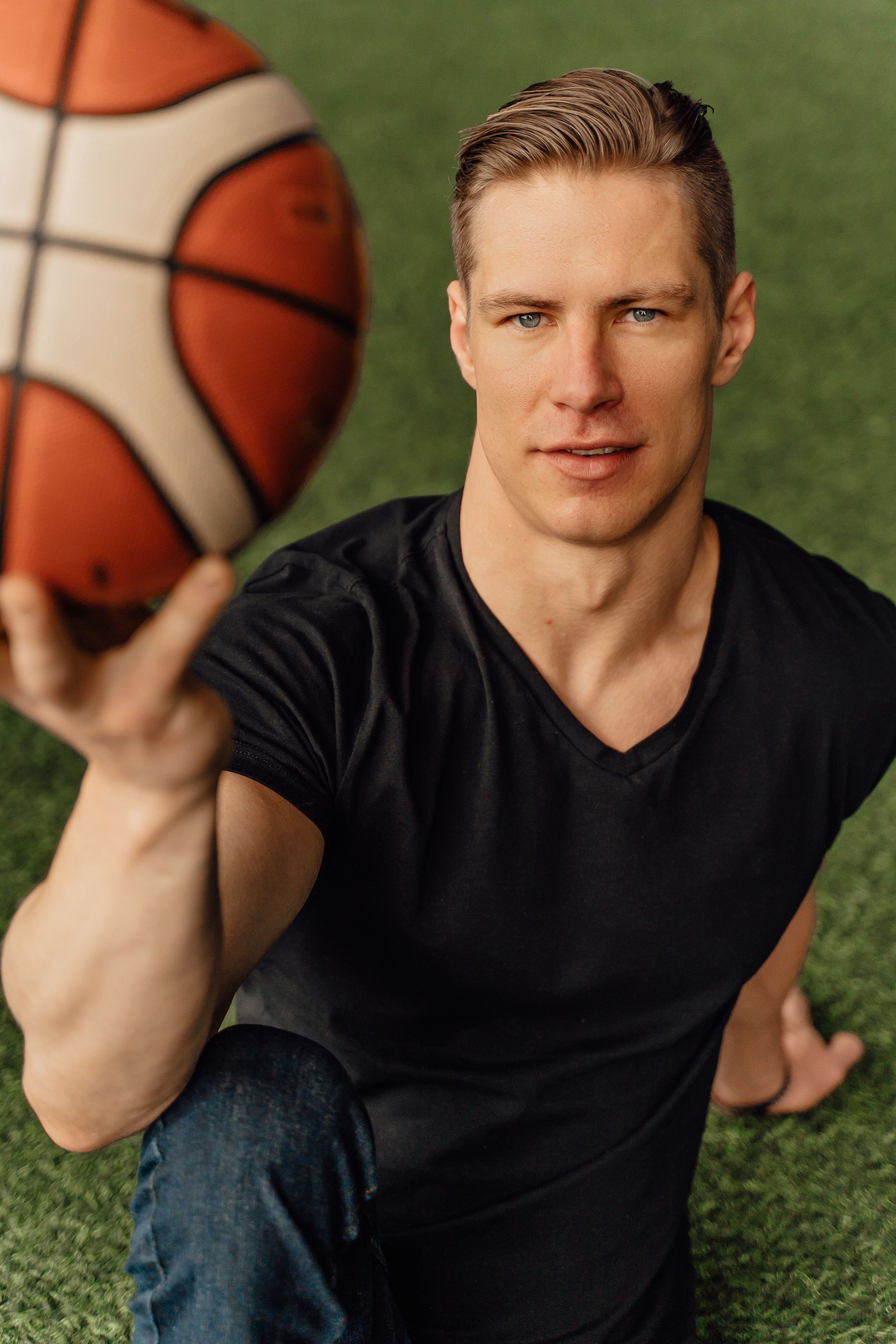 Indonesian Basketball Player Male Portrait Photos, Download The BEST ...