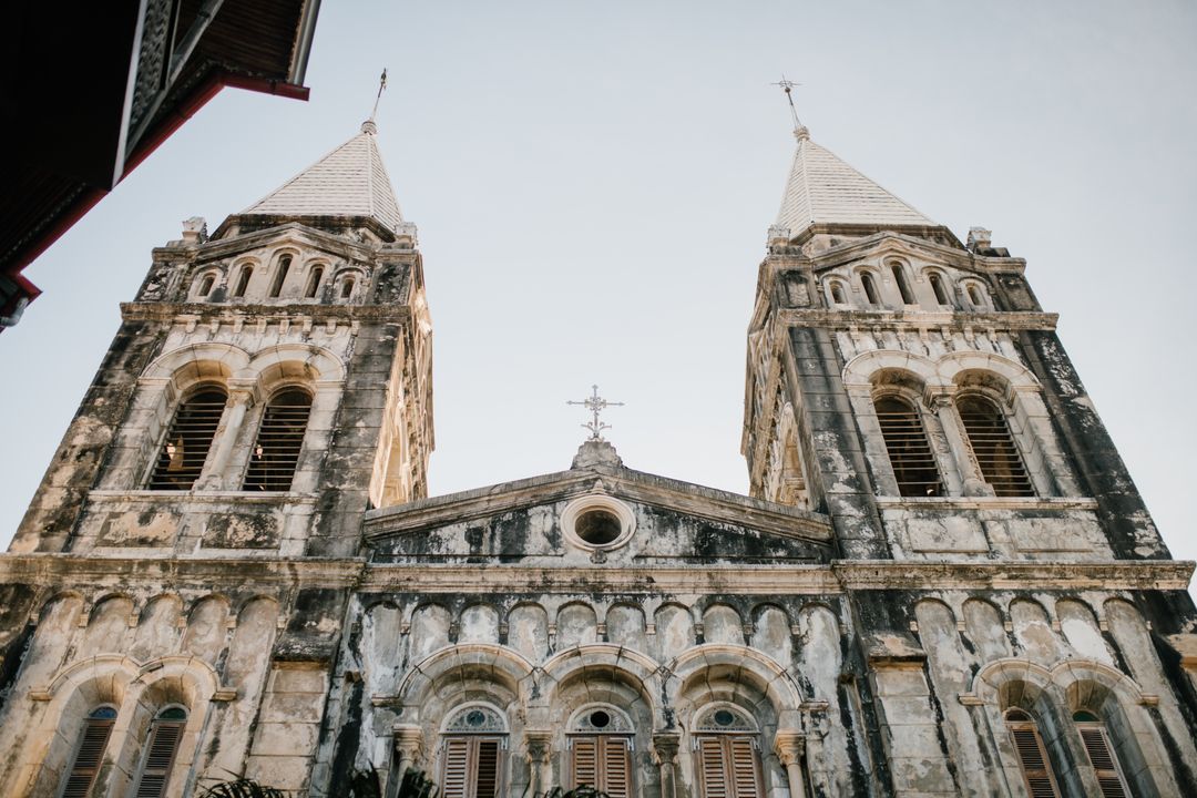 How Long Does Church Last? [Comprehensive Answer] - CGAA.org