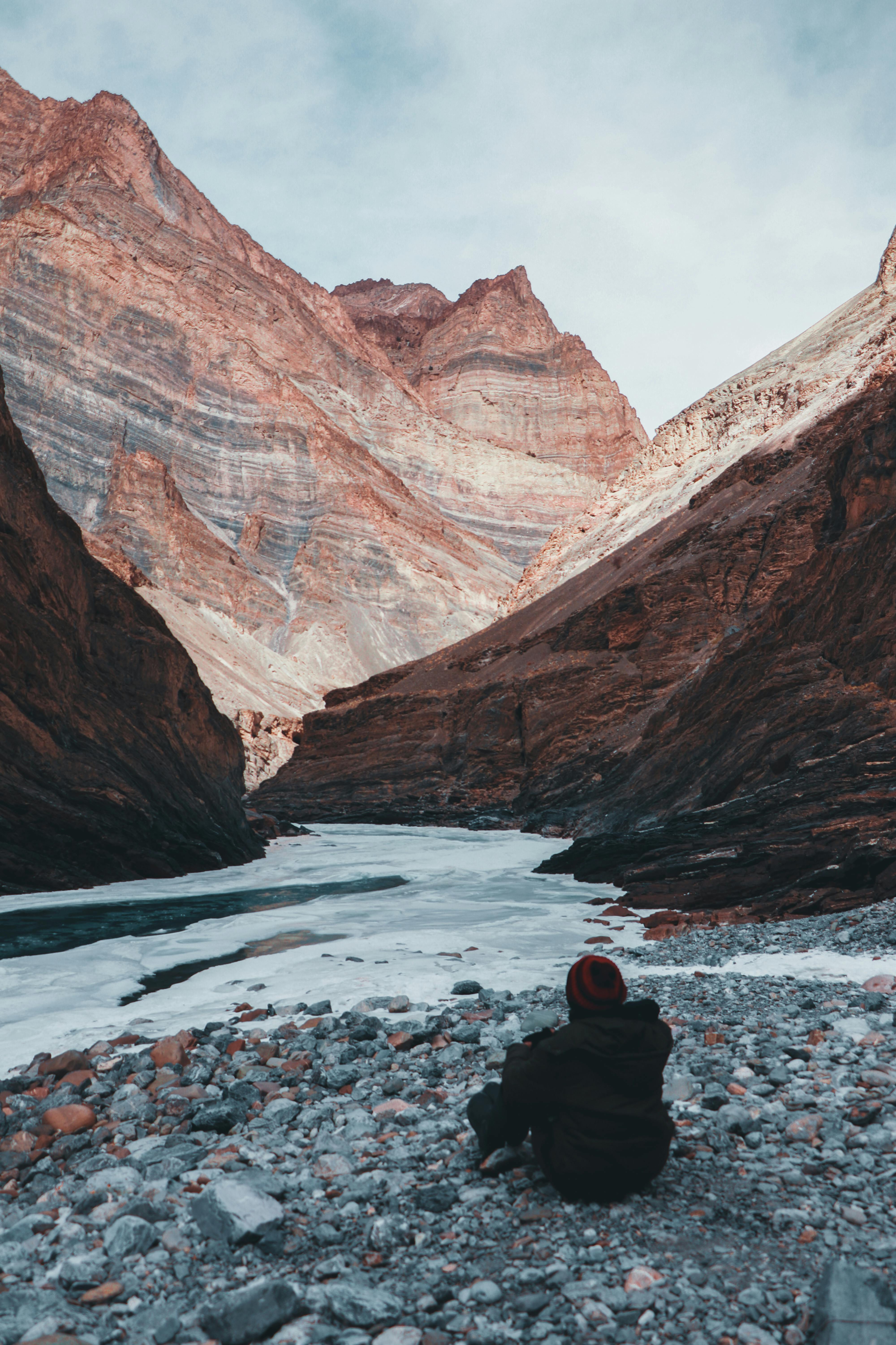 River in Between Mountains · Free Stock Photo