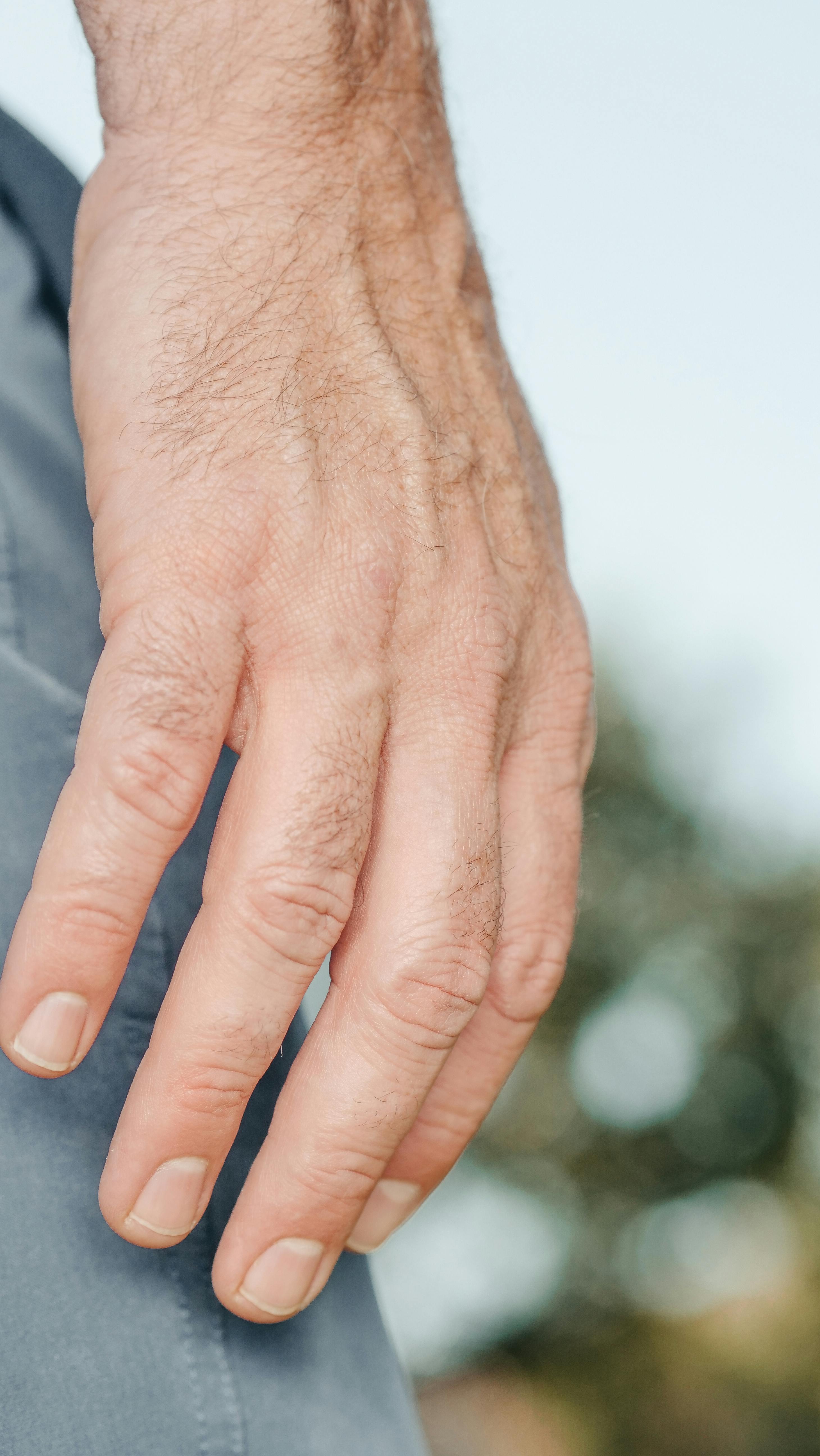 Fotografía En Primer Plano De La Mano · Foto de stock gratuita