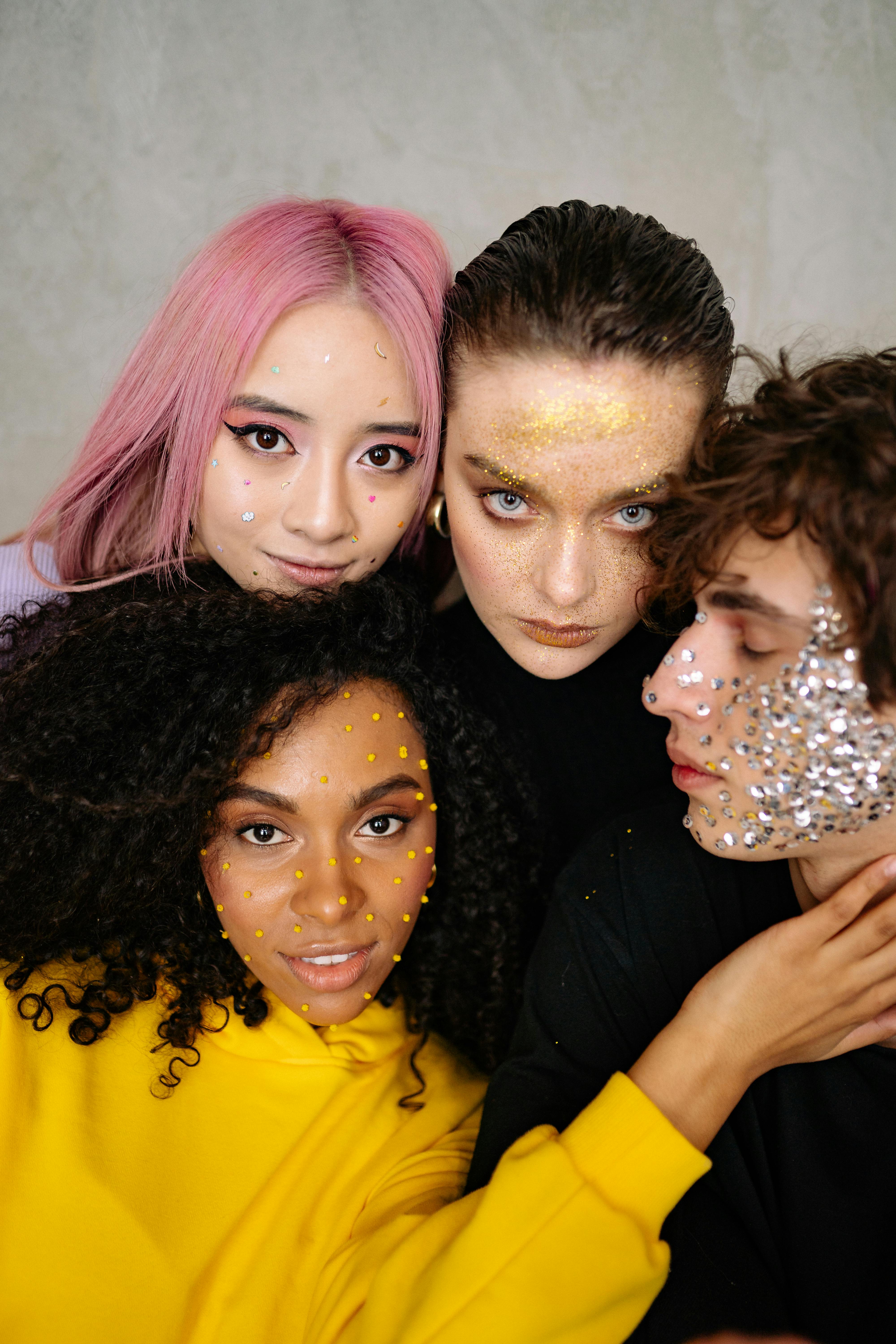 A Group of Fiends Together for a Groupie Photo · Free Stock Photo