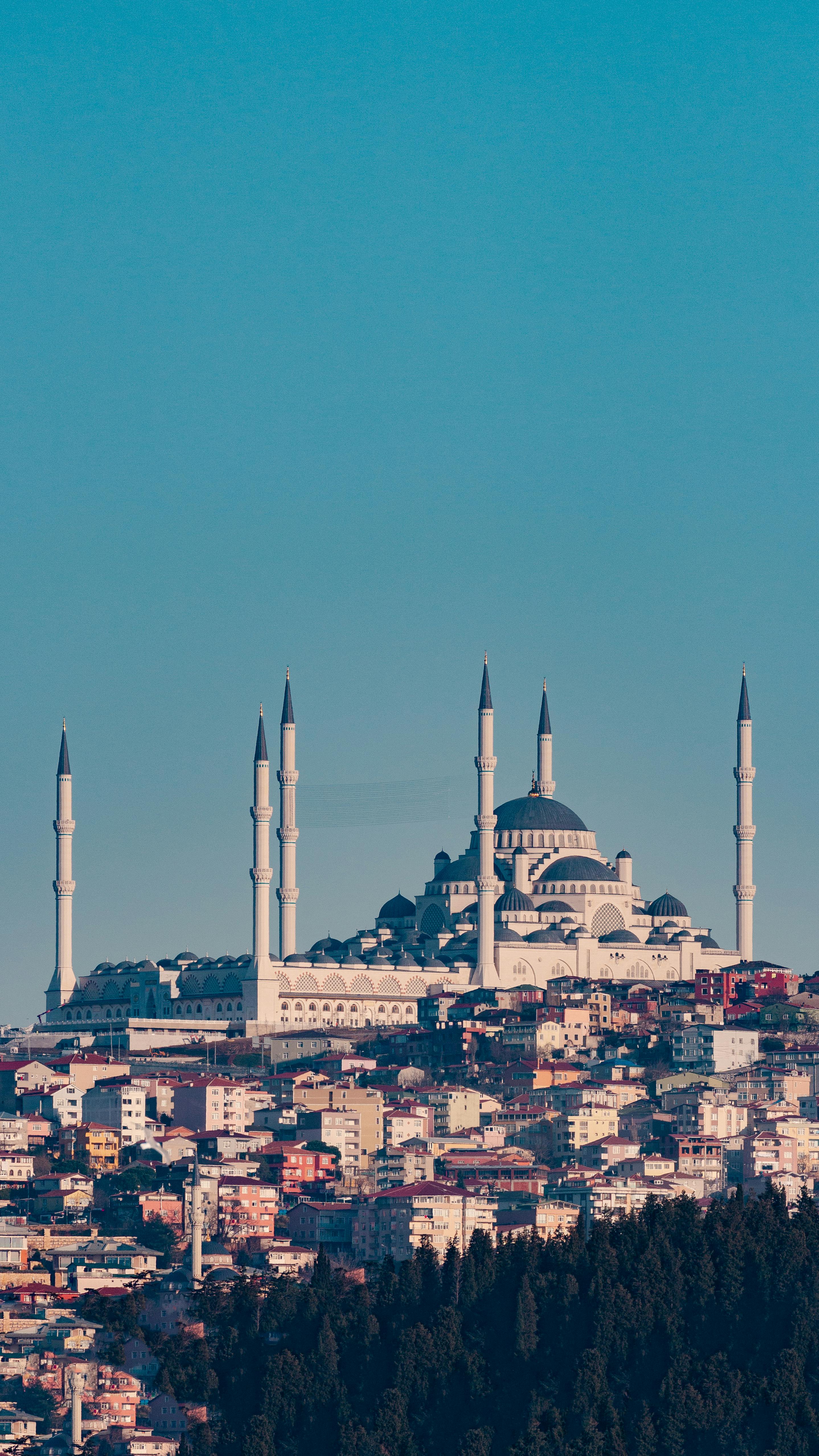 The Grand Camlica Mosque in Istanbul · Free Stock Photo