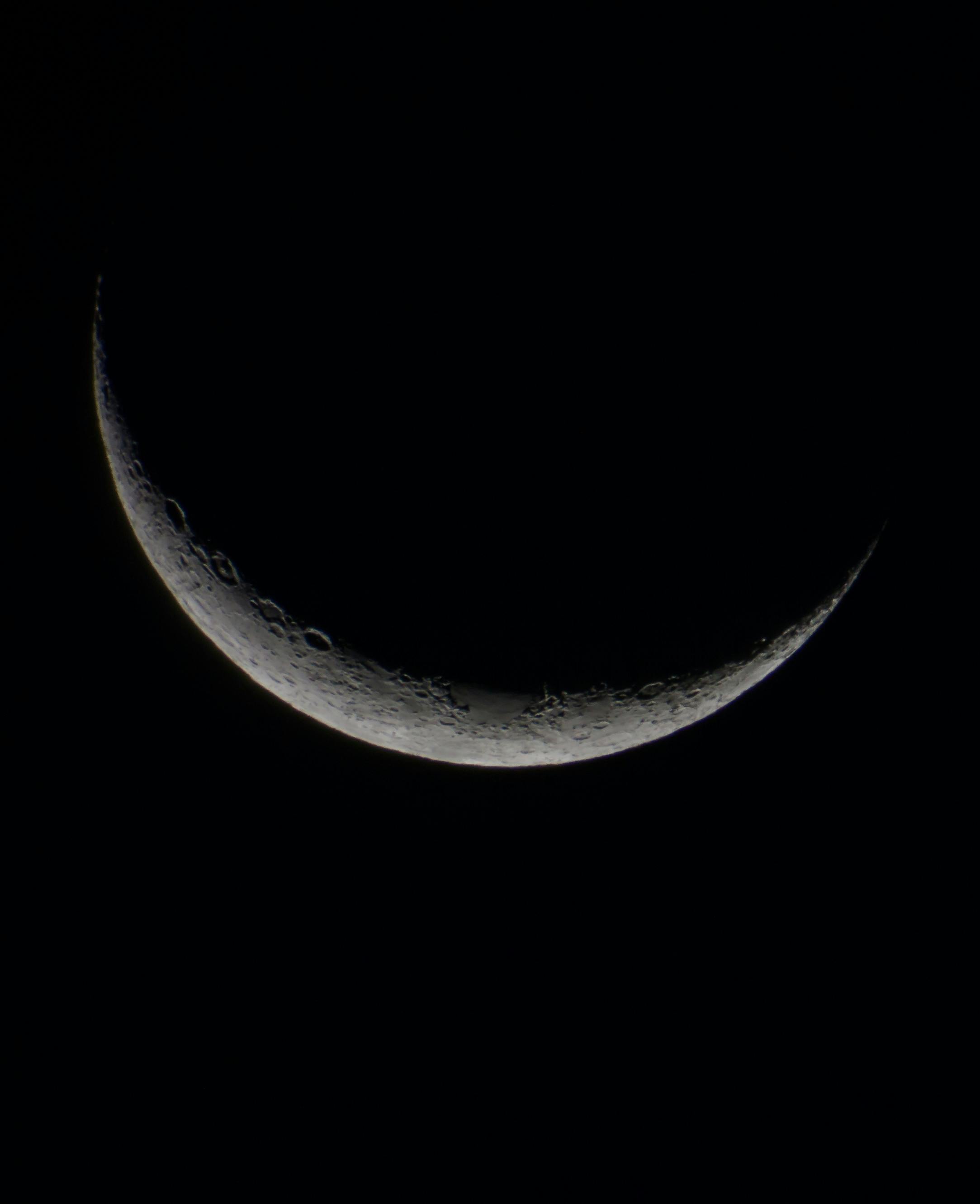 Crescent Moon against Black Background · Free Stock Photo