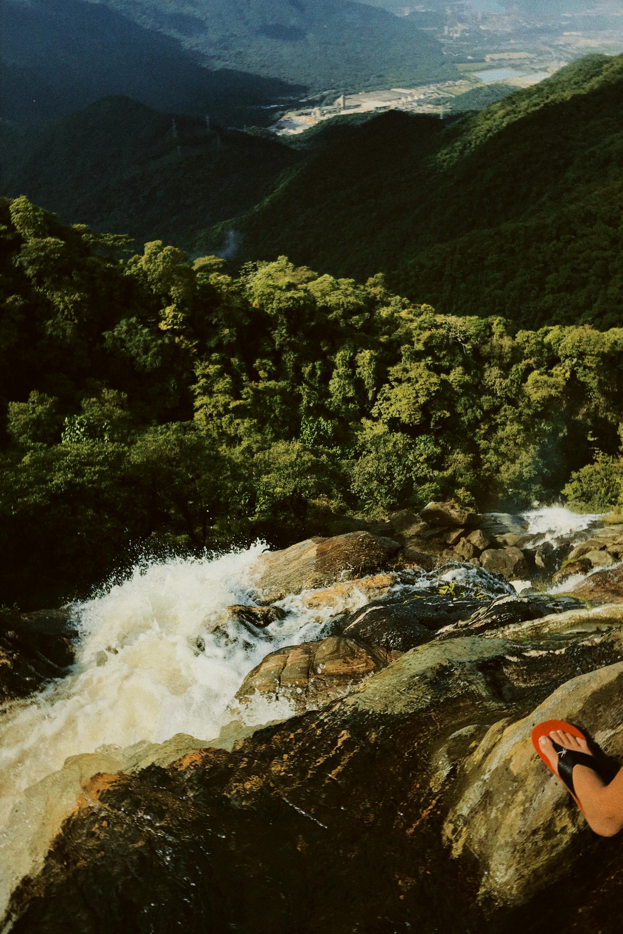 Town in Mountains Foot in Nature · Free Stock Photo