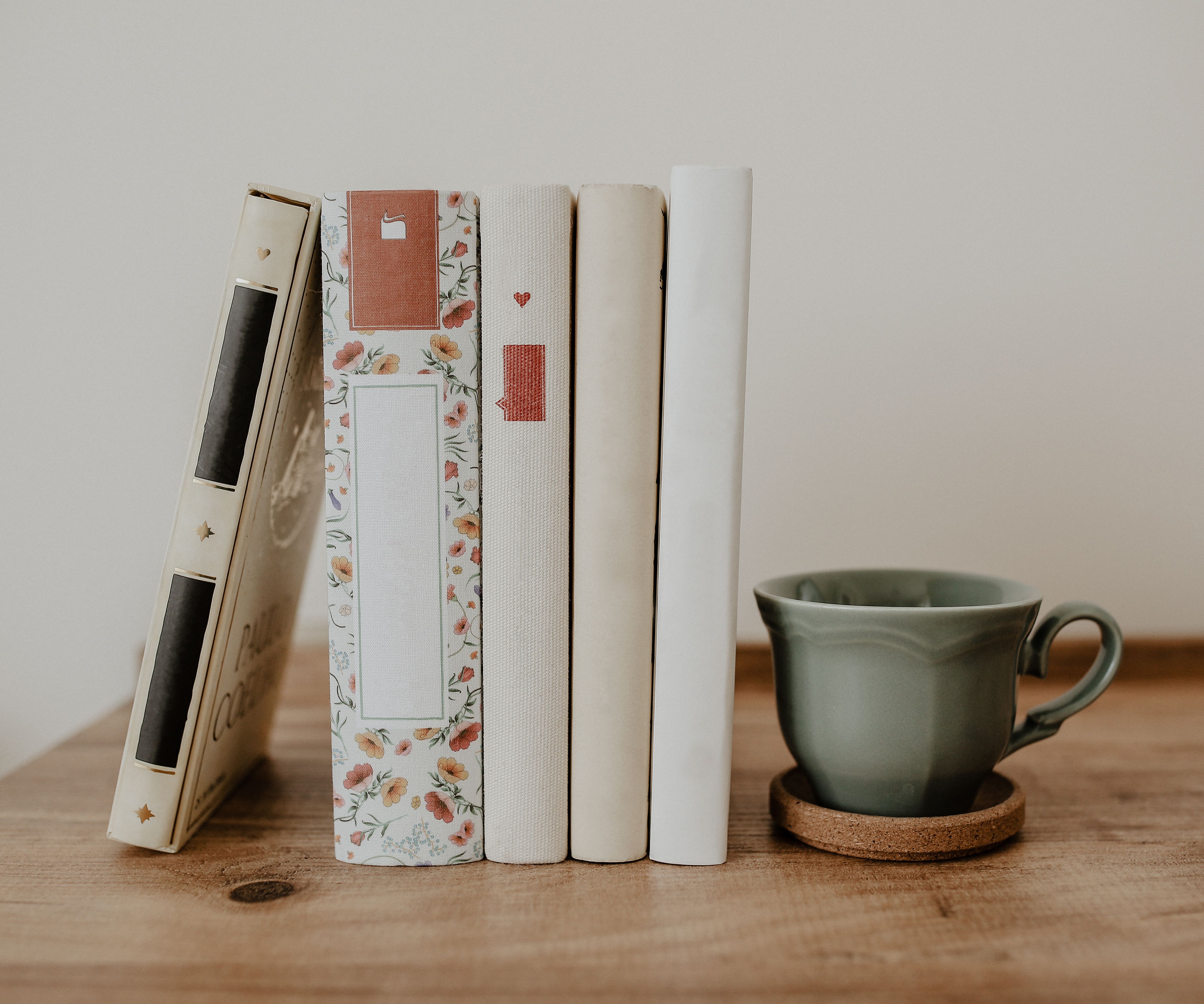 Placed Books Photos, Download The BEST Free Placed Books Stock Photos ...