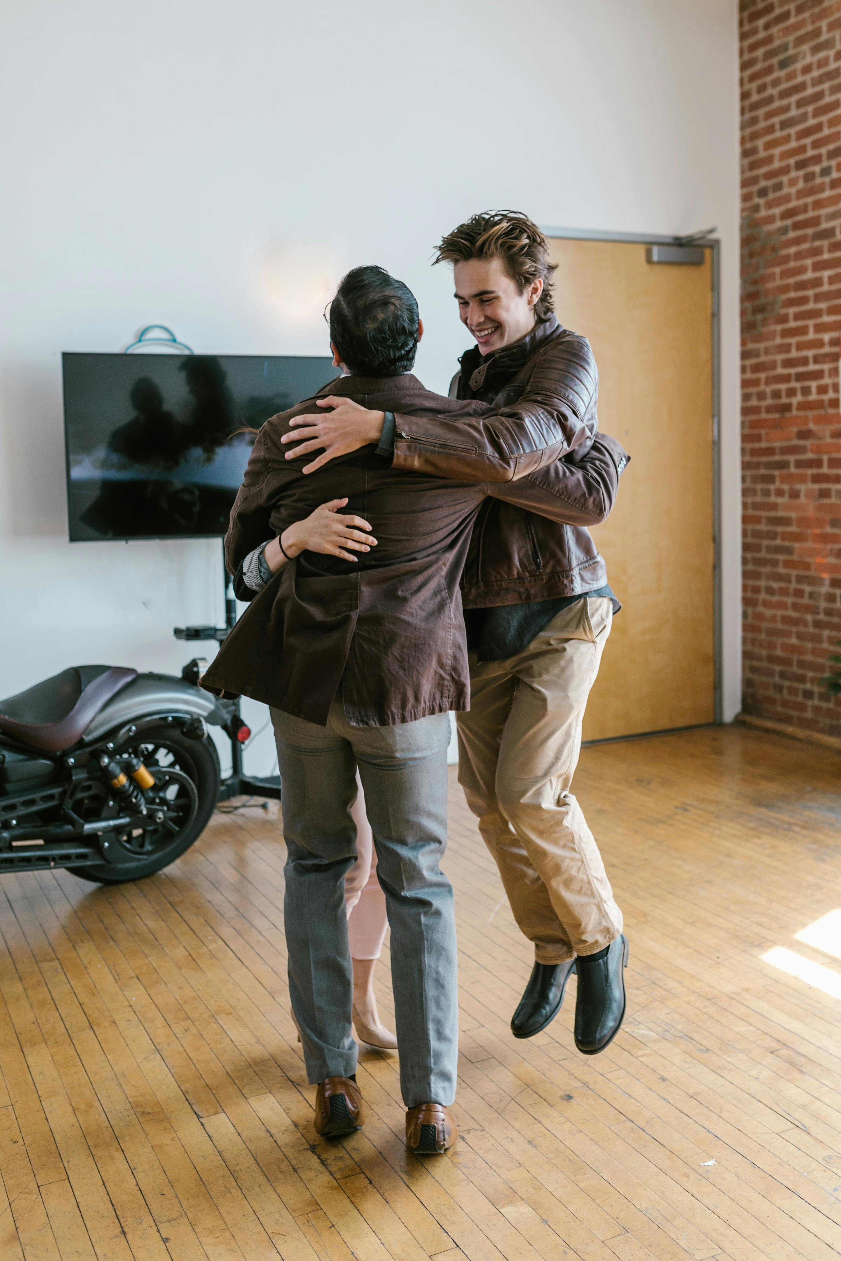 8,000+ Best Hug Yourself Photos · 100% Free Download · Pexels Stock Photos