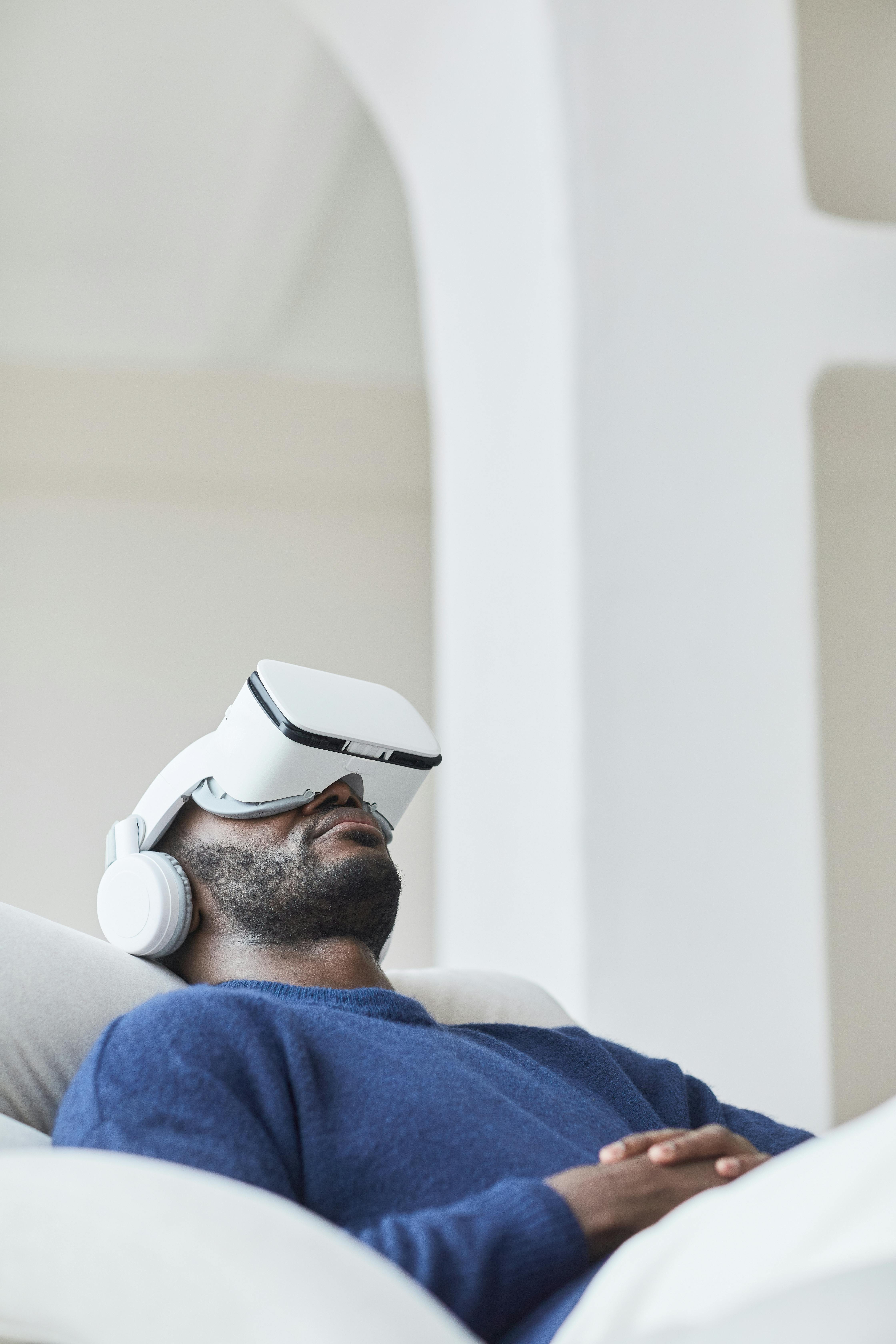 Watching Video Photos, Download The BEST Free Watching Video Stock ...