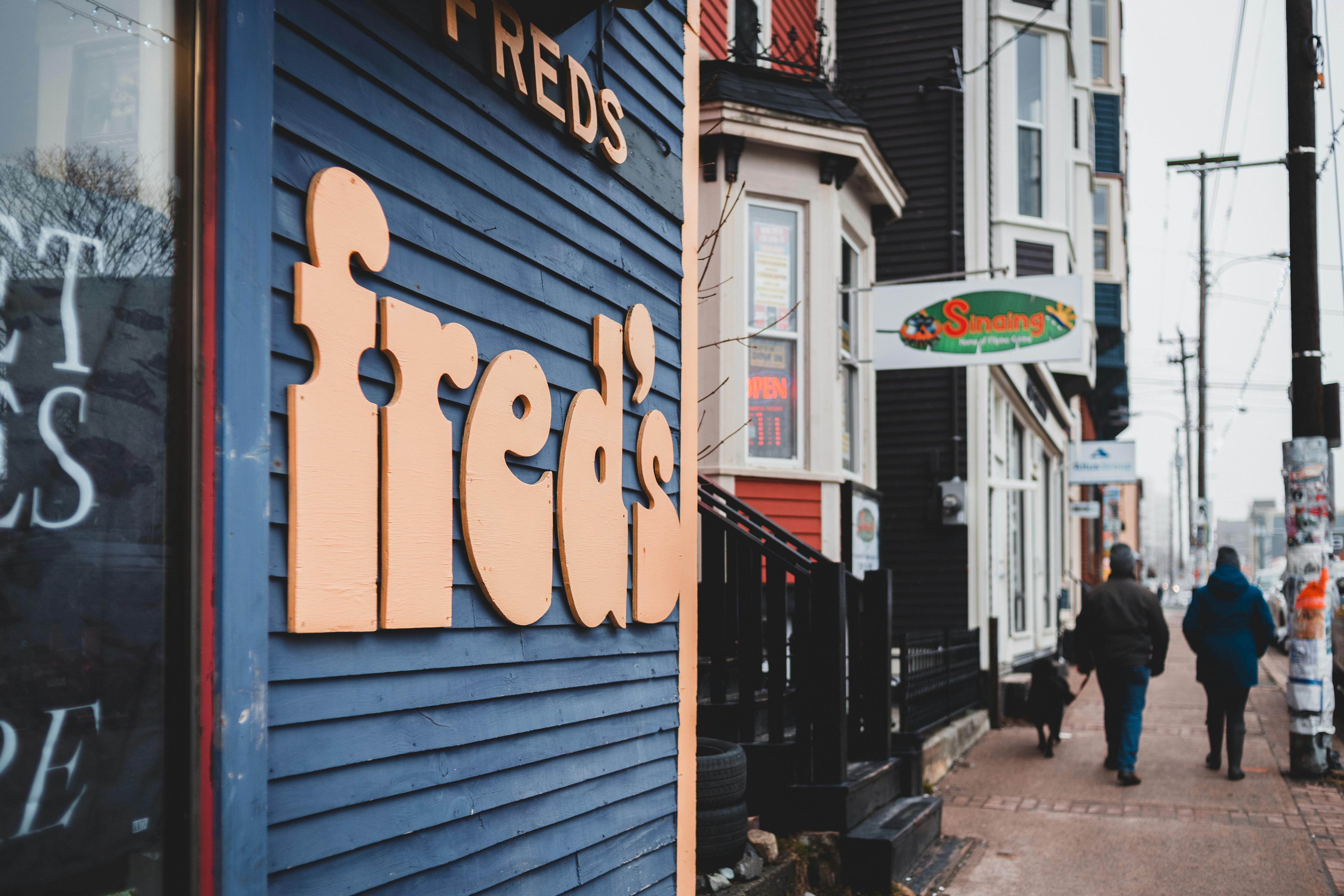 Facade of store with vintage furniture and objects in street · Free ...