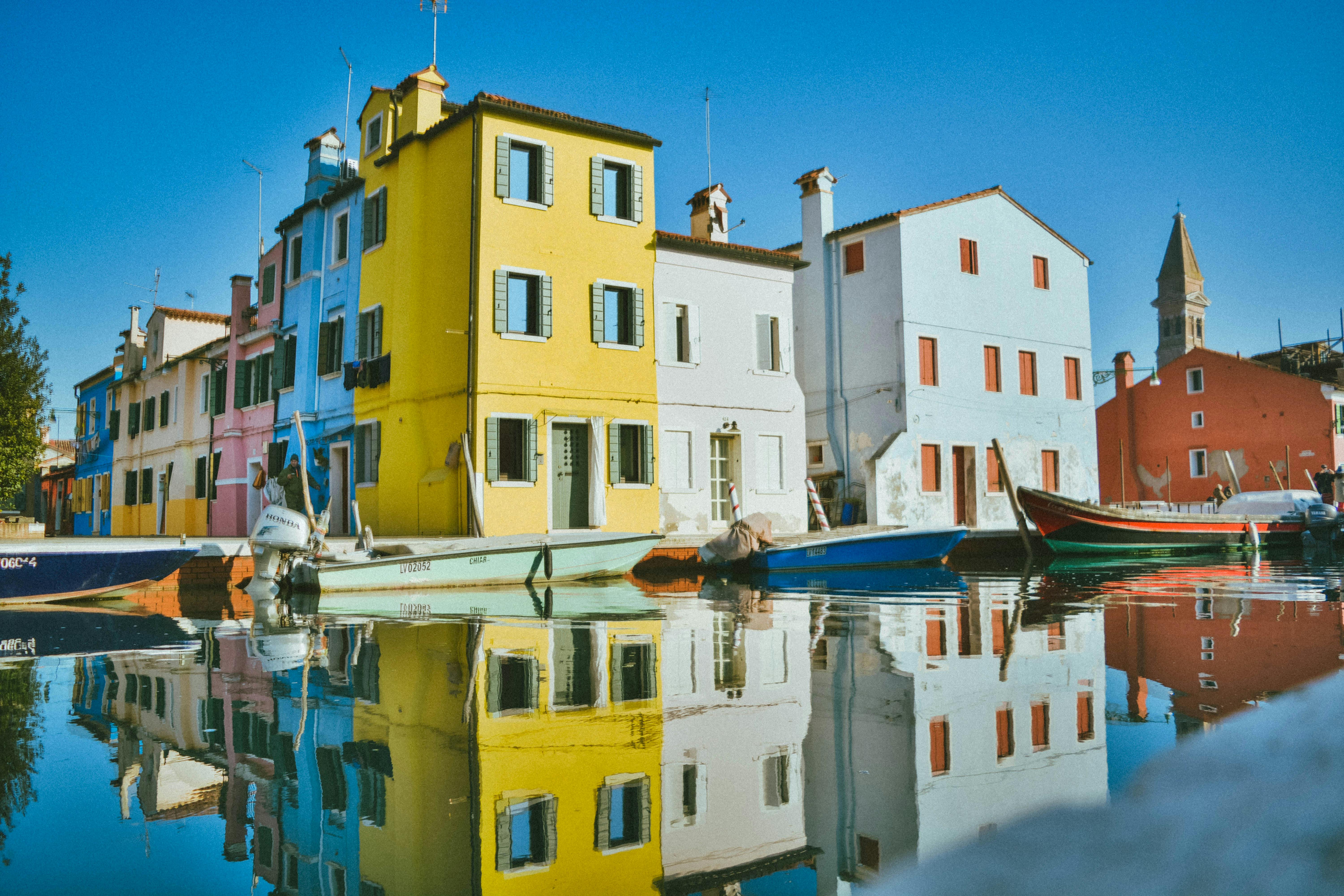 Colored Houses in Venice · Free Stock Photo