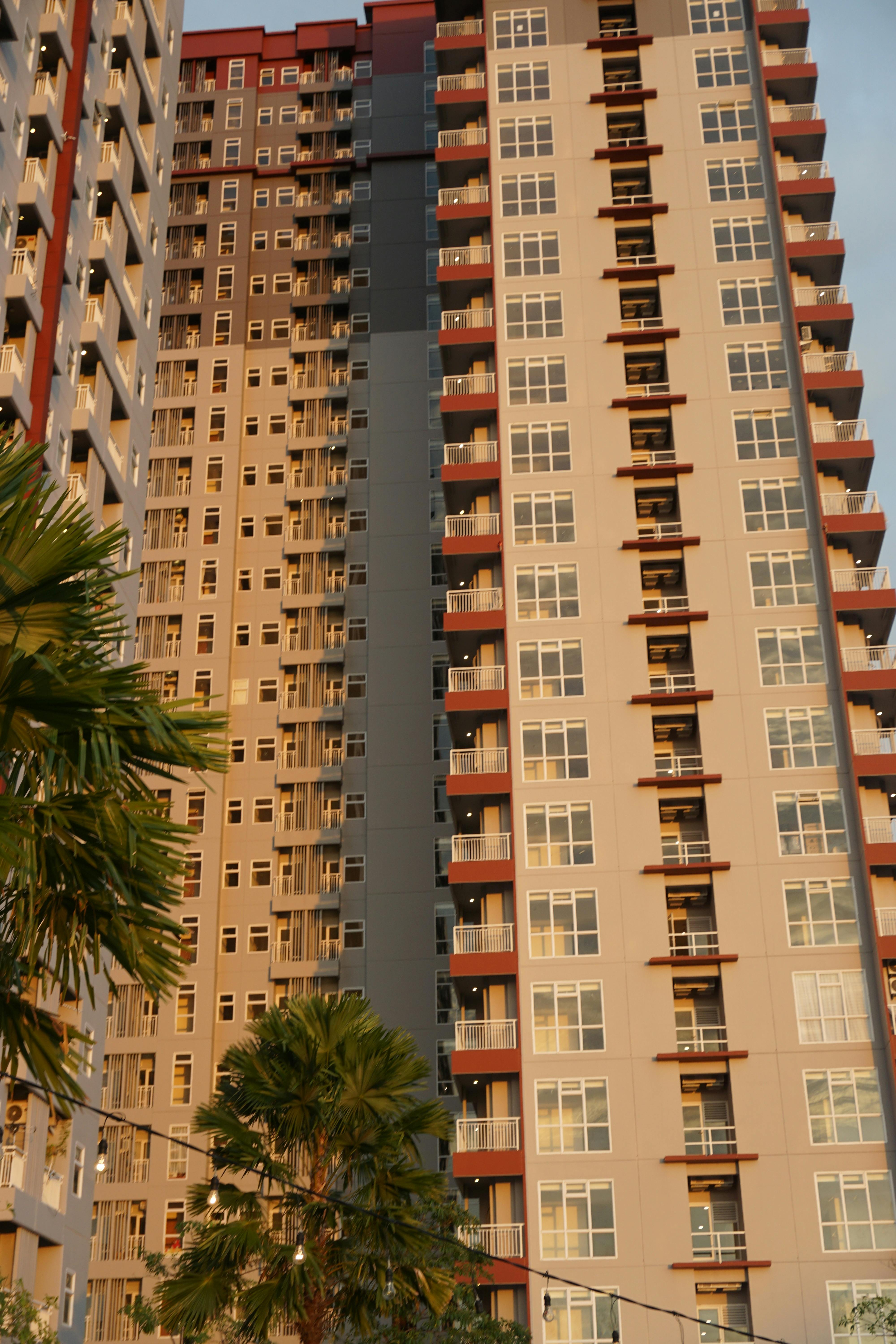Low Angle Photography of High Rise Building · Free Stock Photo