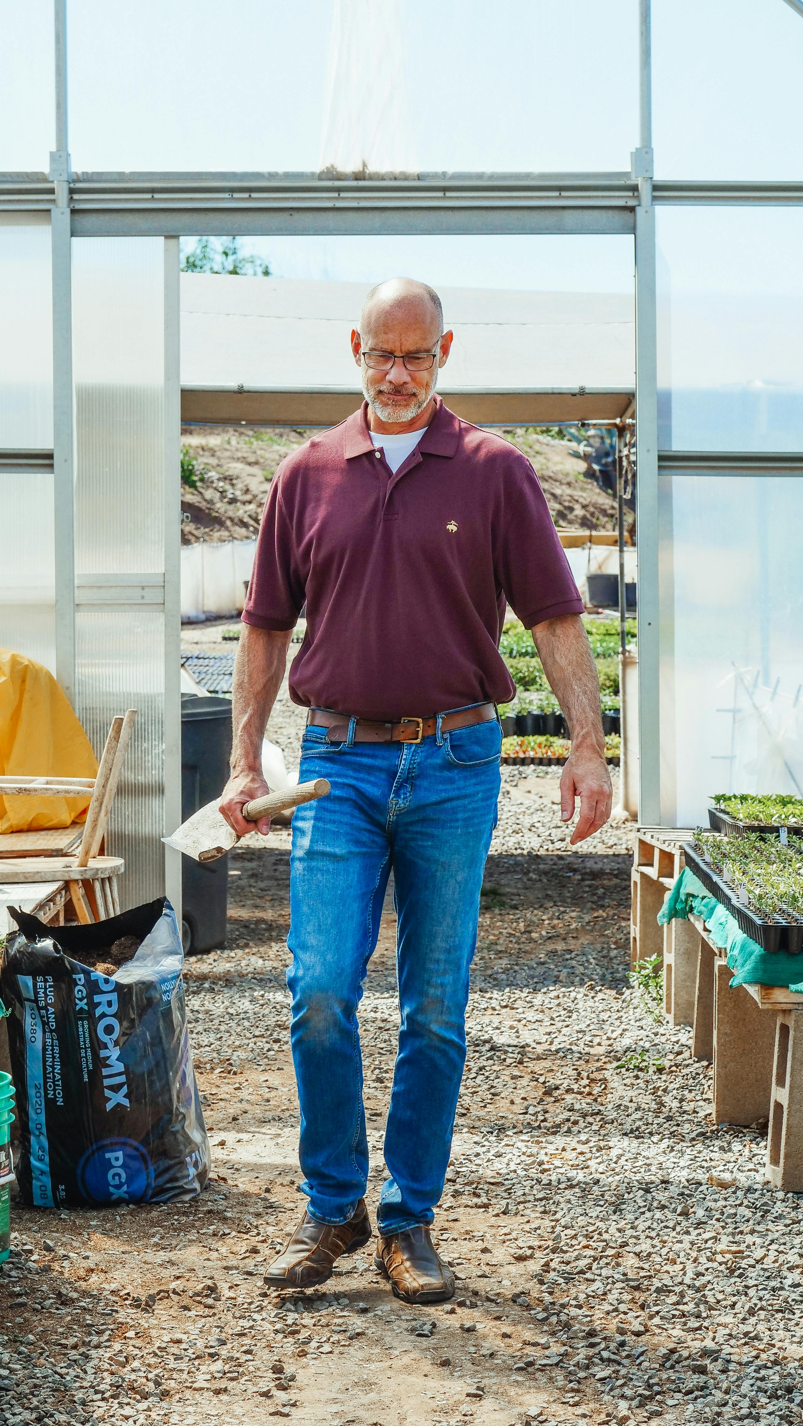 Women Eating while Walking at the Park · Free Stock Photo