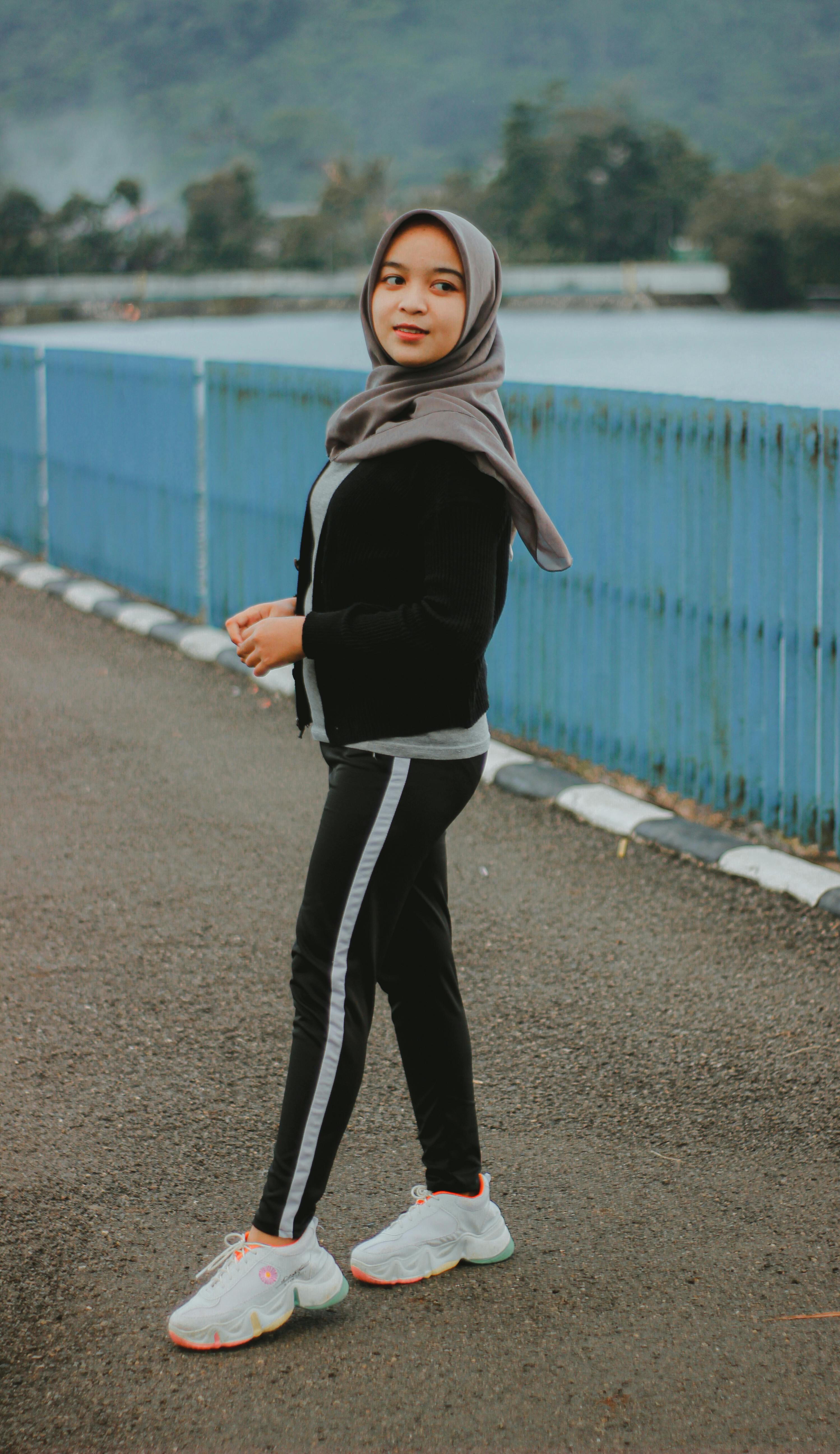 179,023+ Best Free Hijabi girl Stock Photos & Images · 100% Royalty ...