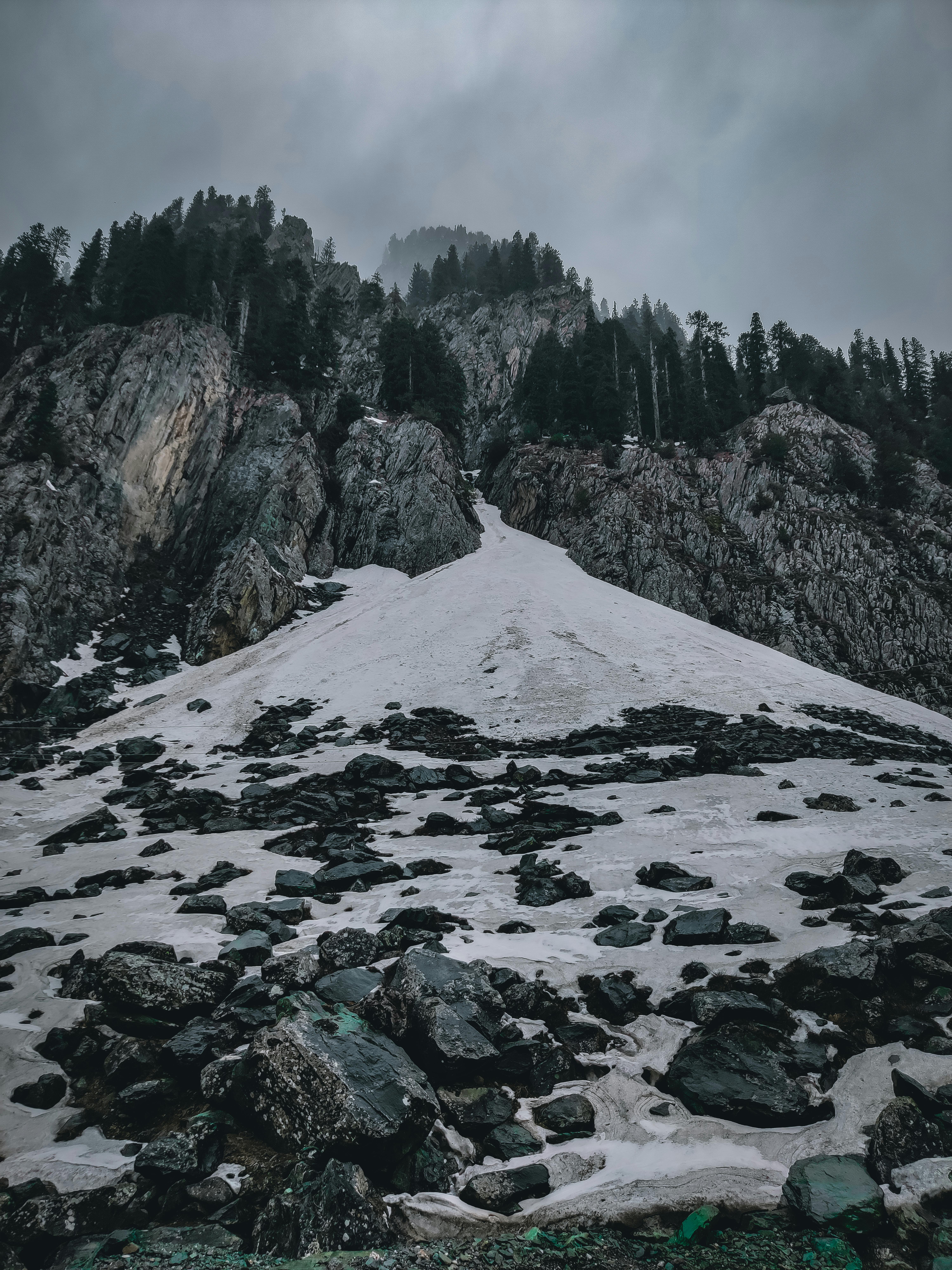 Overcast over Peaks in Mountains · Free Stock Photo