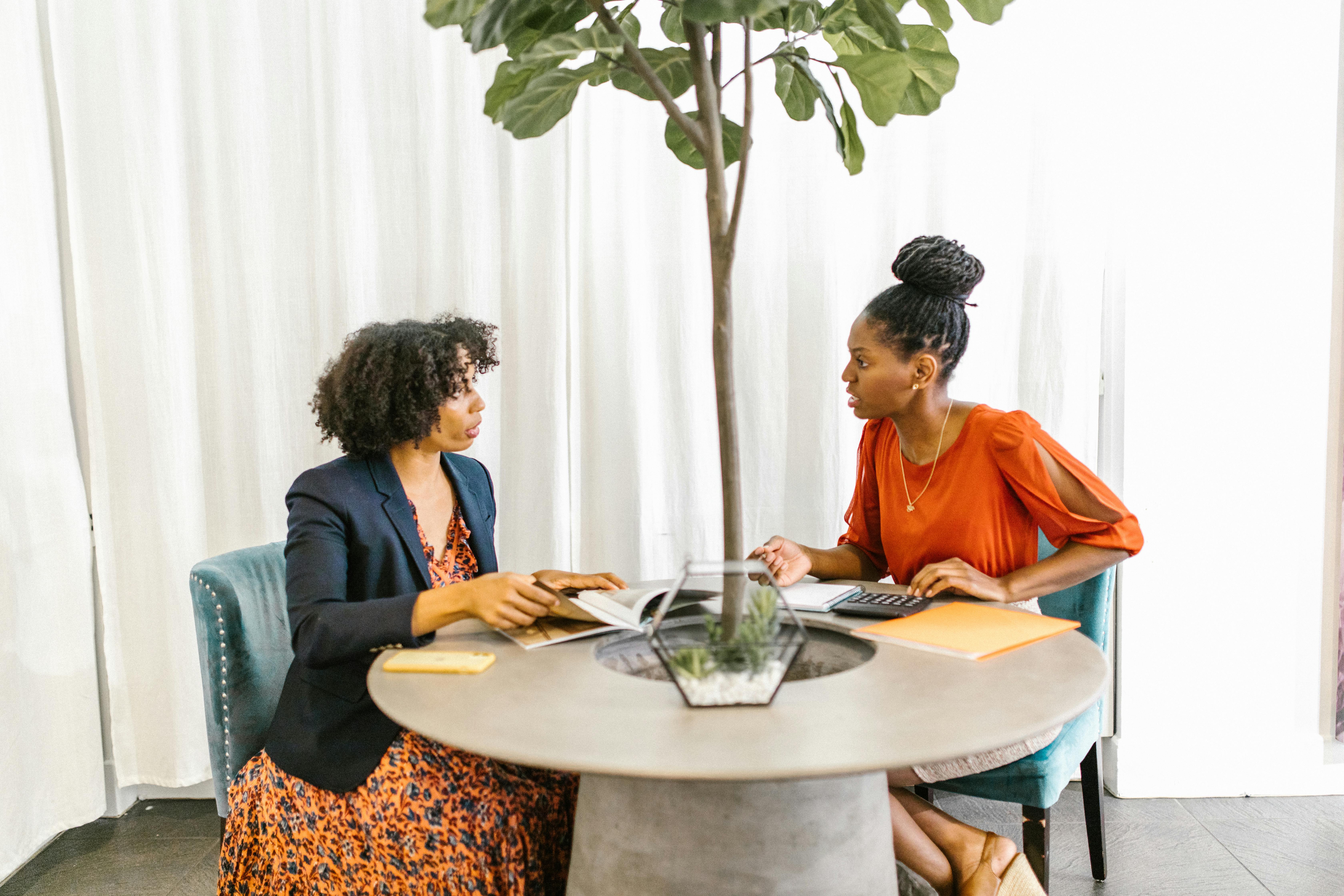 Women having a Discussion · Free Stock Photo