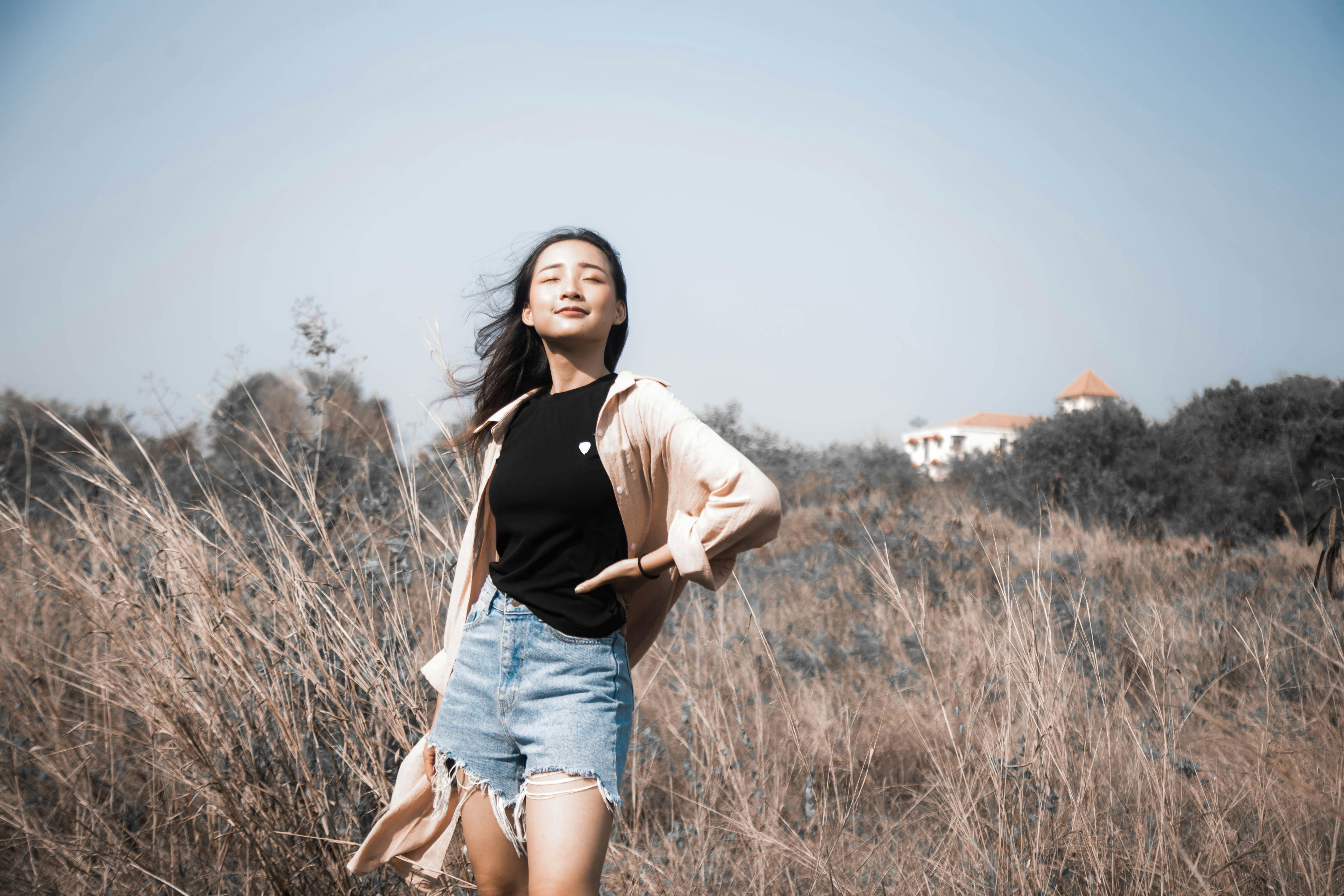Beautiful Woman in Crop Top · Free Stock Photo