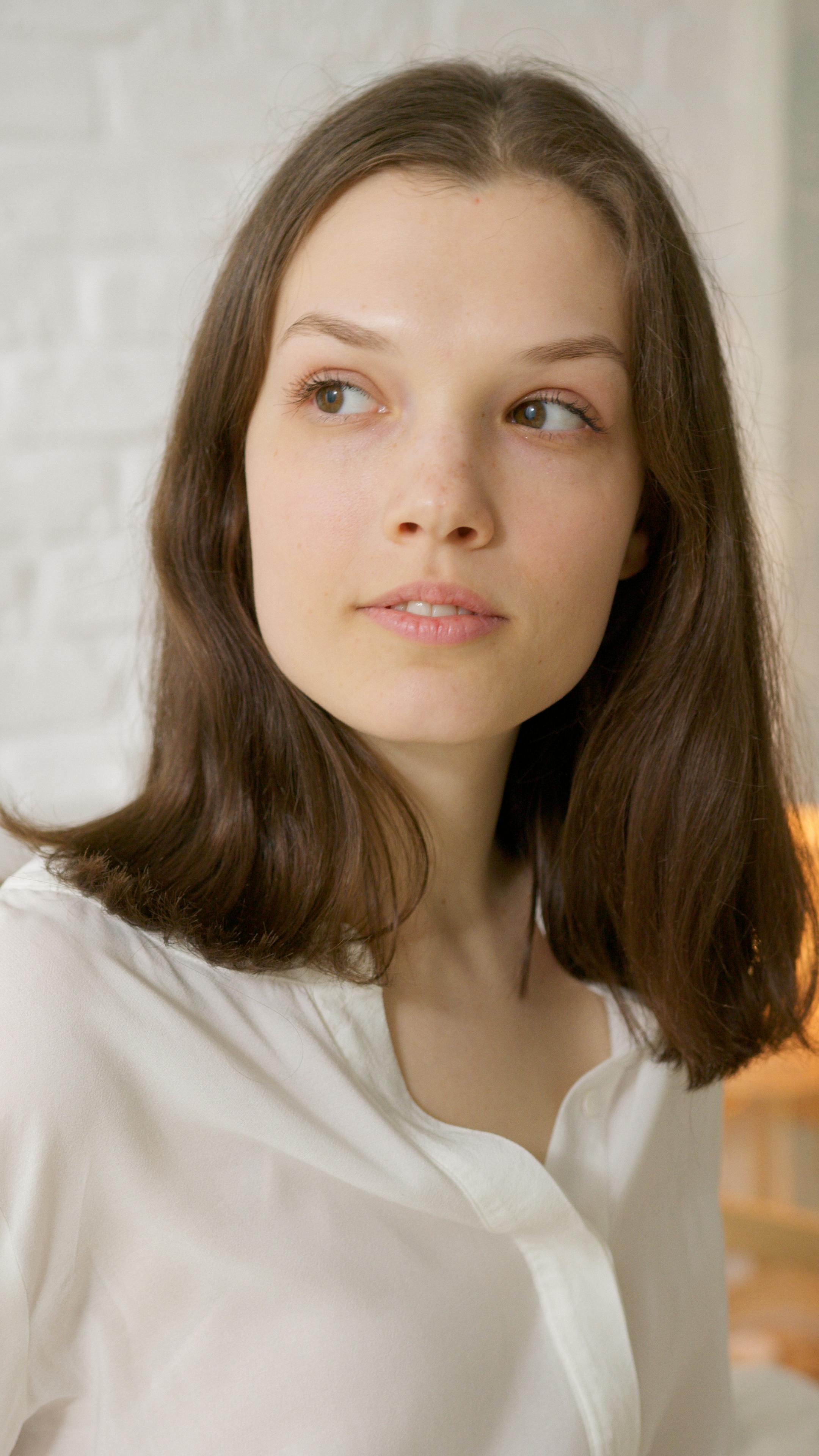 Face Sideway Photos, Download The BEST Free Face Sideway Stock Photos ...