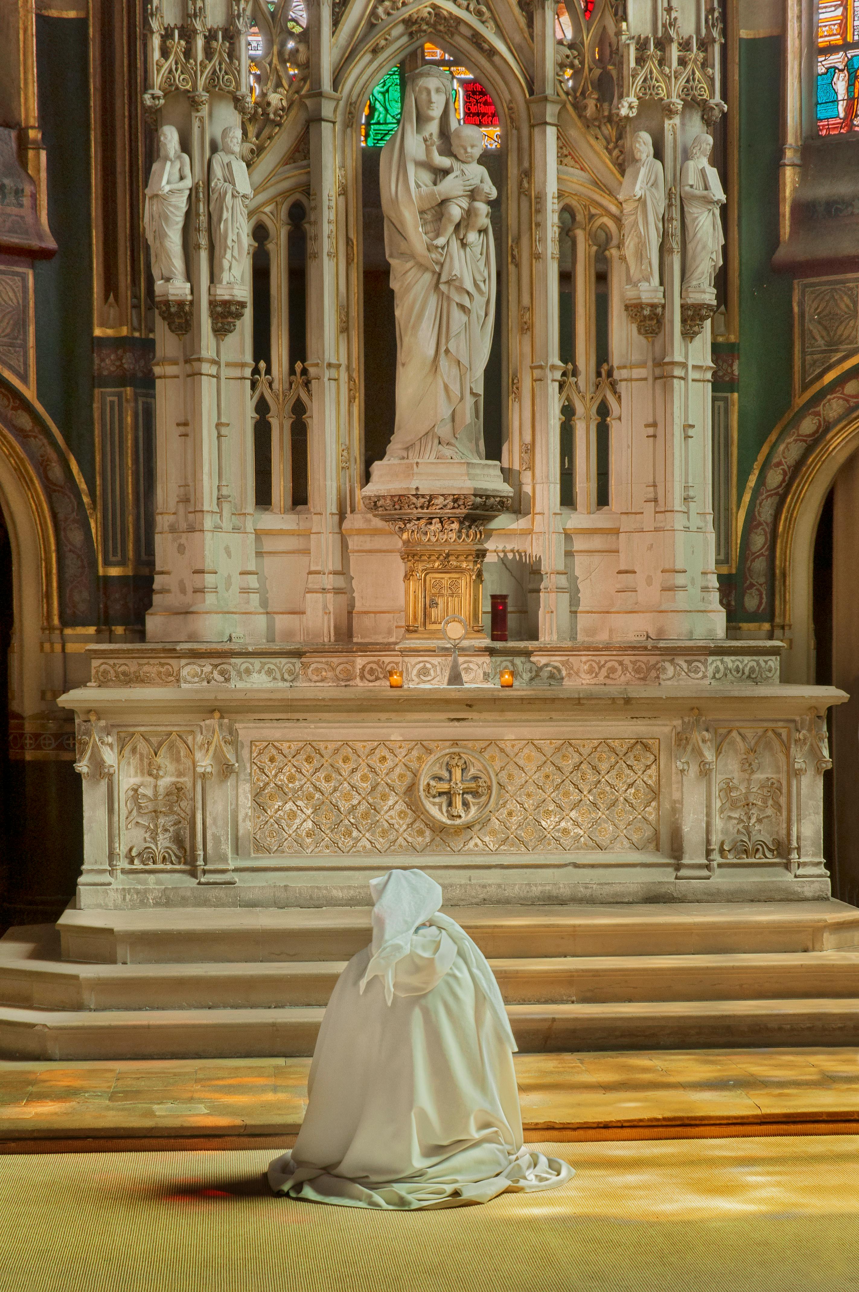 Empty Cathedral Hall · Free Stock Photo