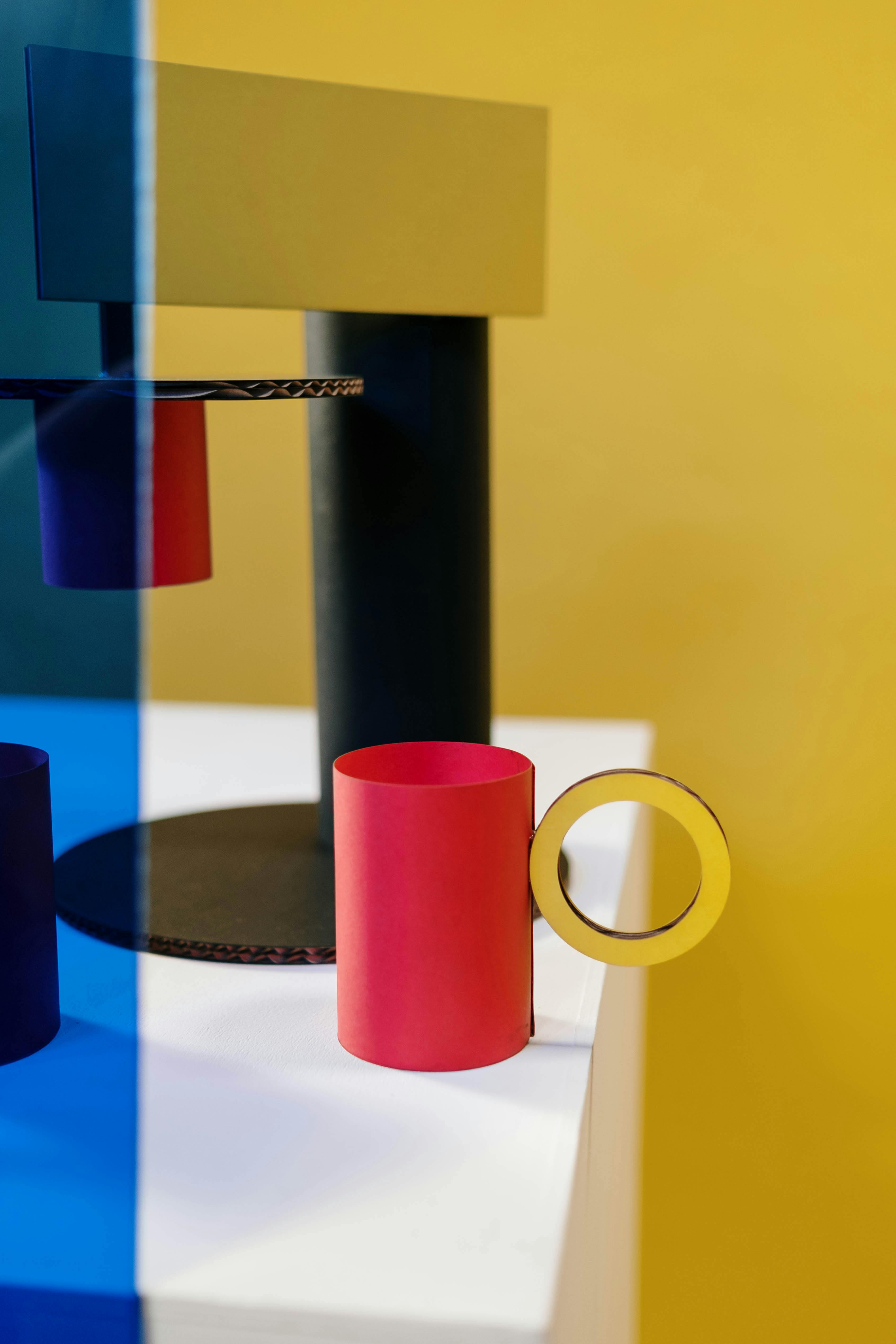 Multicolored background with rounded cardboard · Free Stock Photo