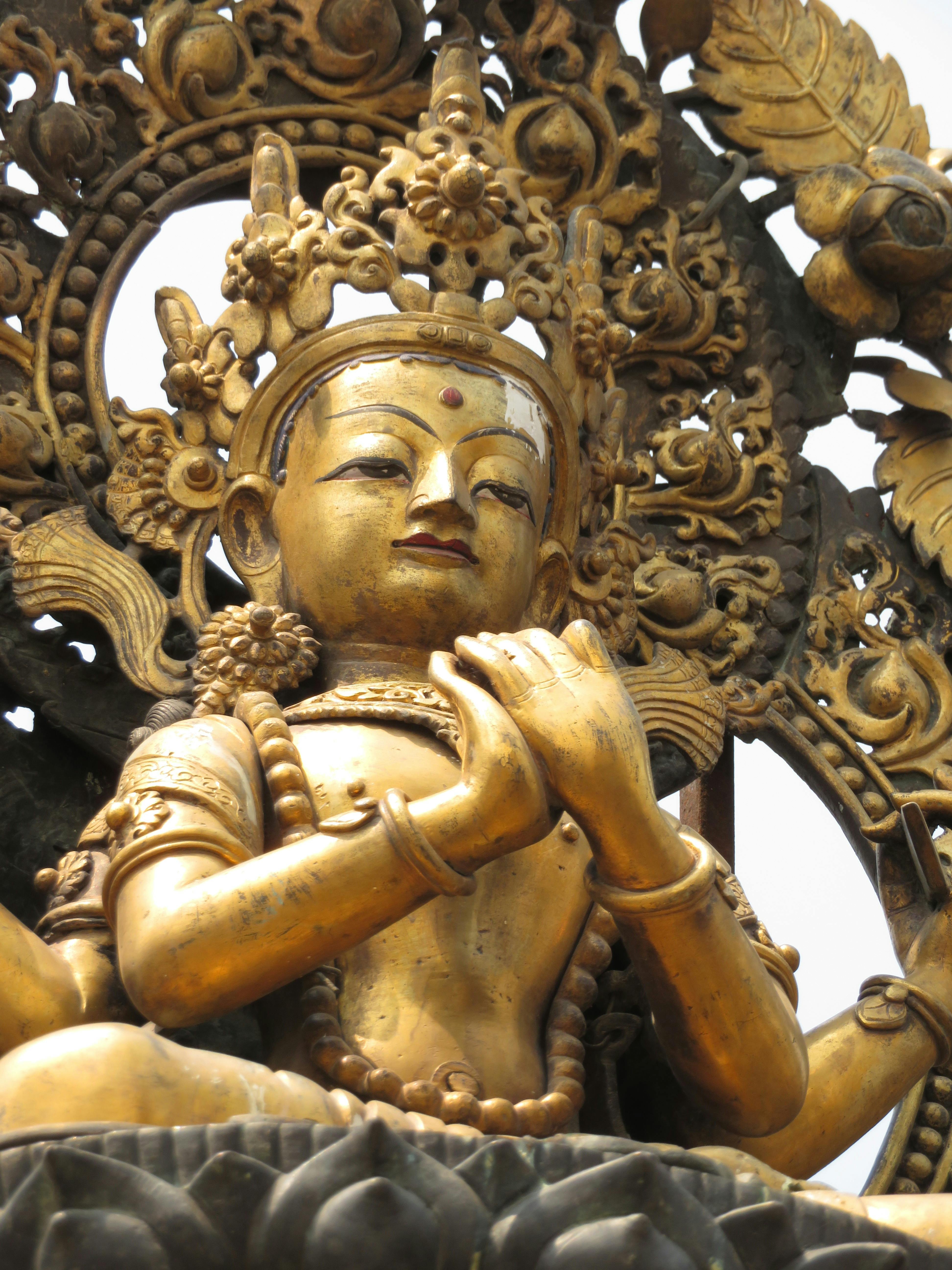 A Crowned Statue · Free Stock Photo