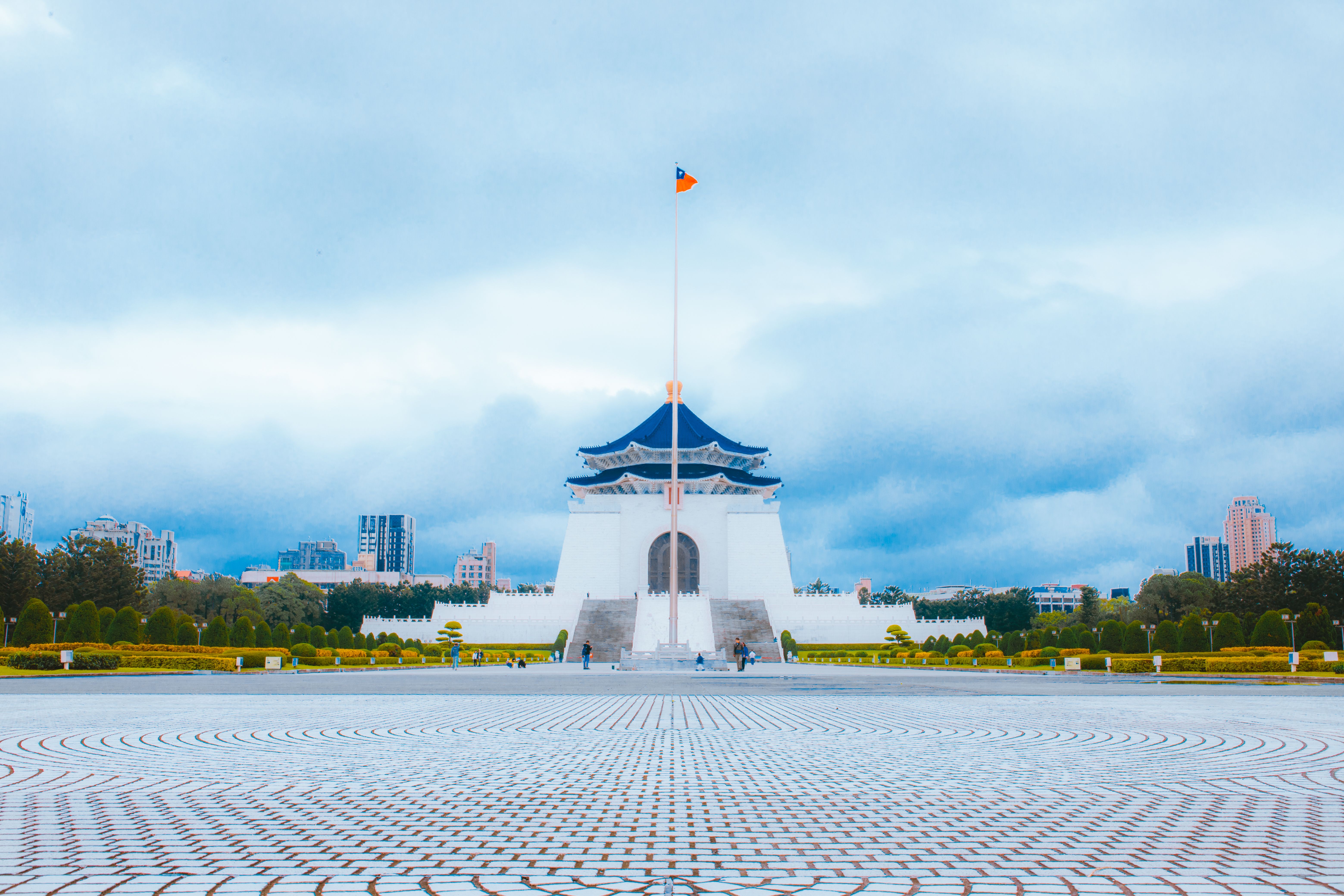 Flag Pole in Front of Monument · Free Stock Photo