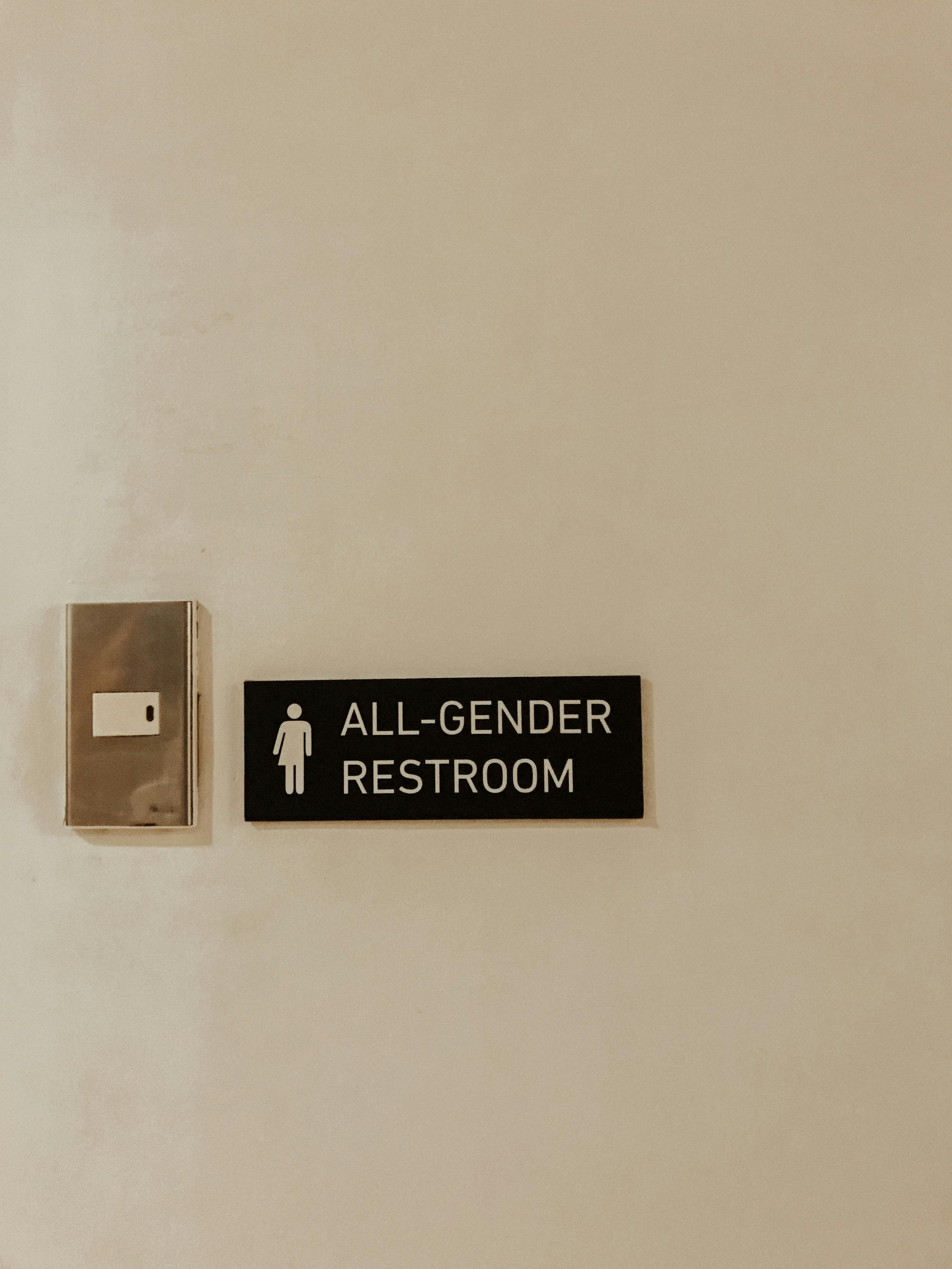 Restroom Sign Photos, Download The BEST Free Restroom Sign Stock Photos ...