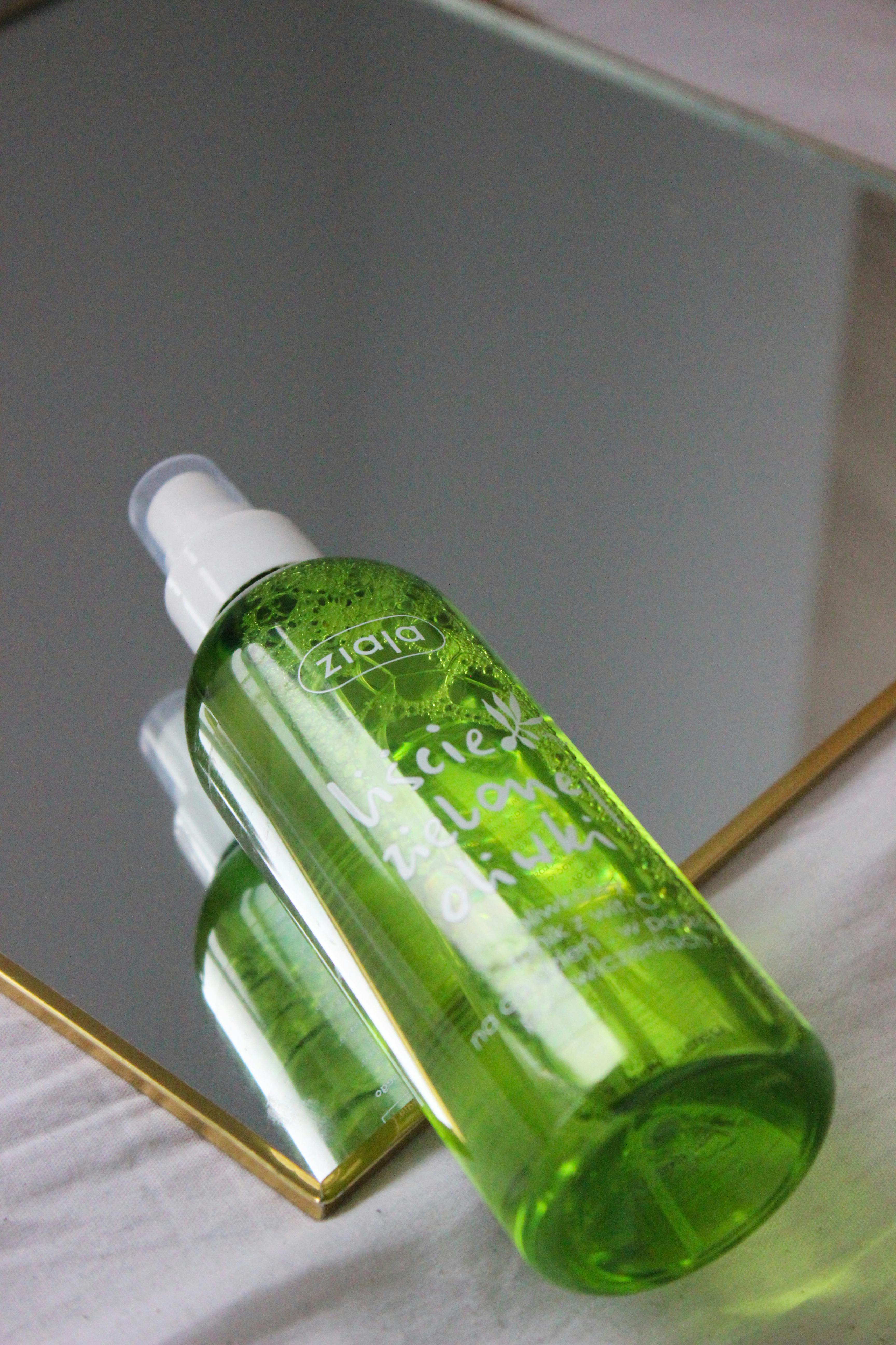 Green Spray Bottle in Close Up Photography · Free Stock Photo