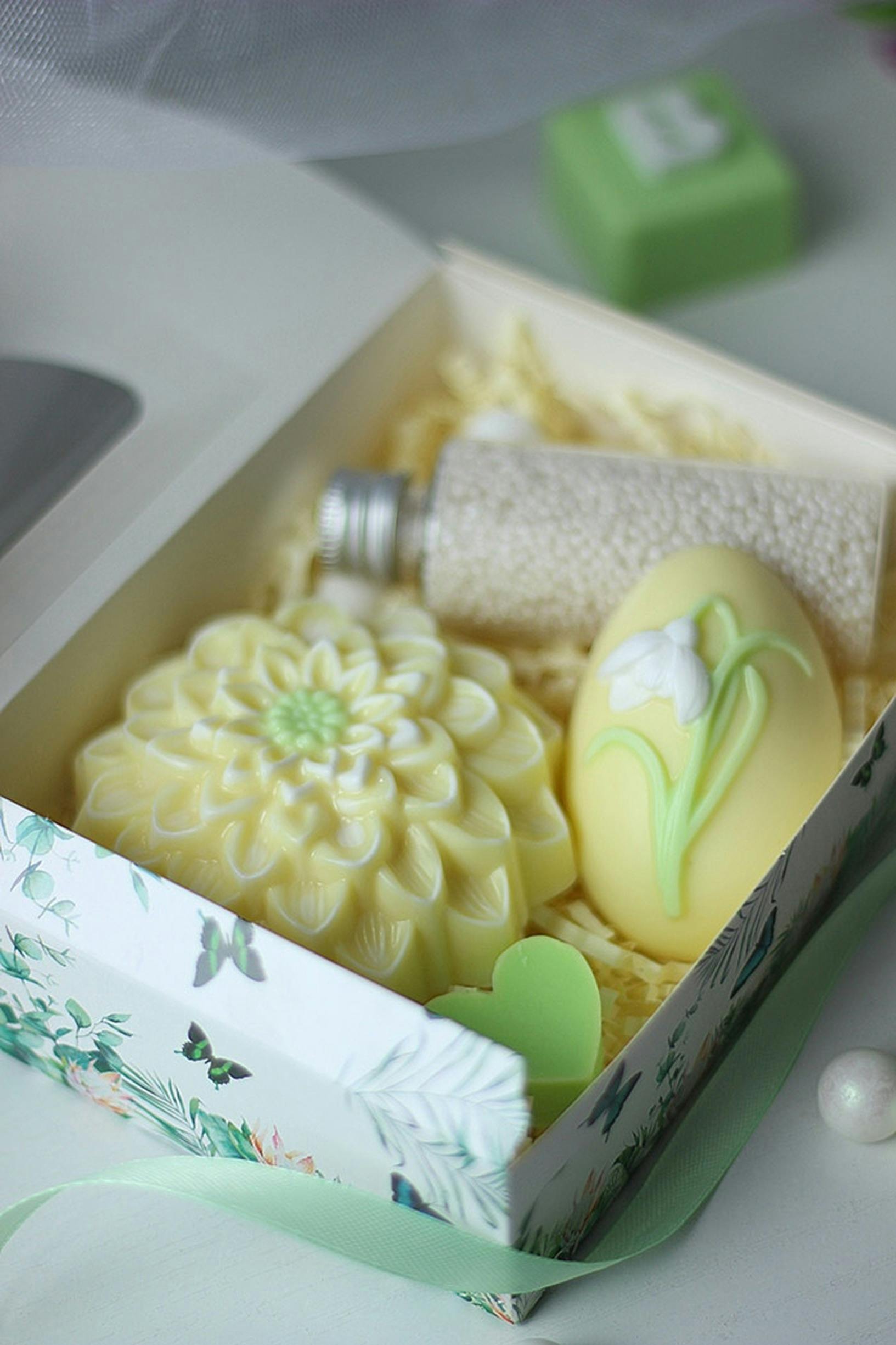 Flower Soaps Inside the Box · Free Stock Photo
