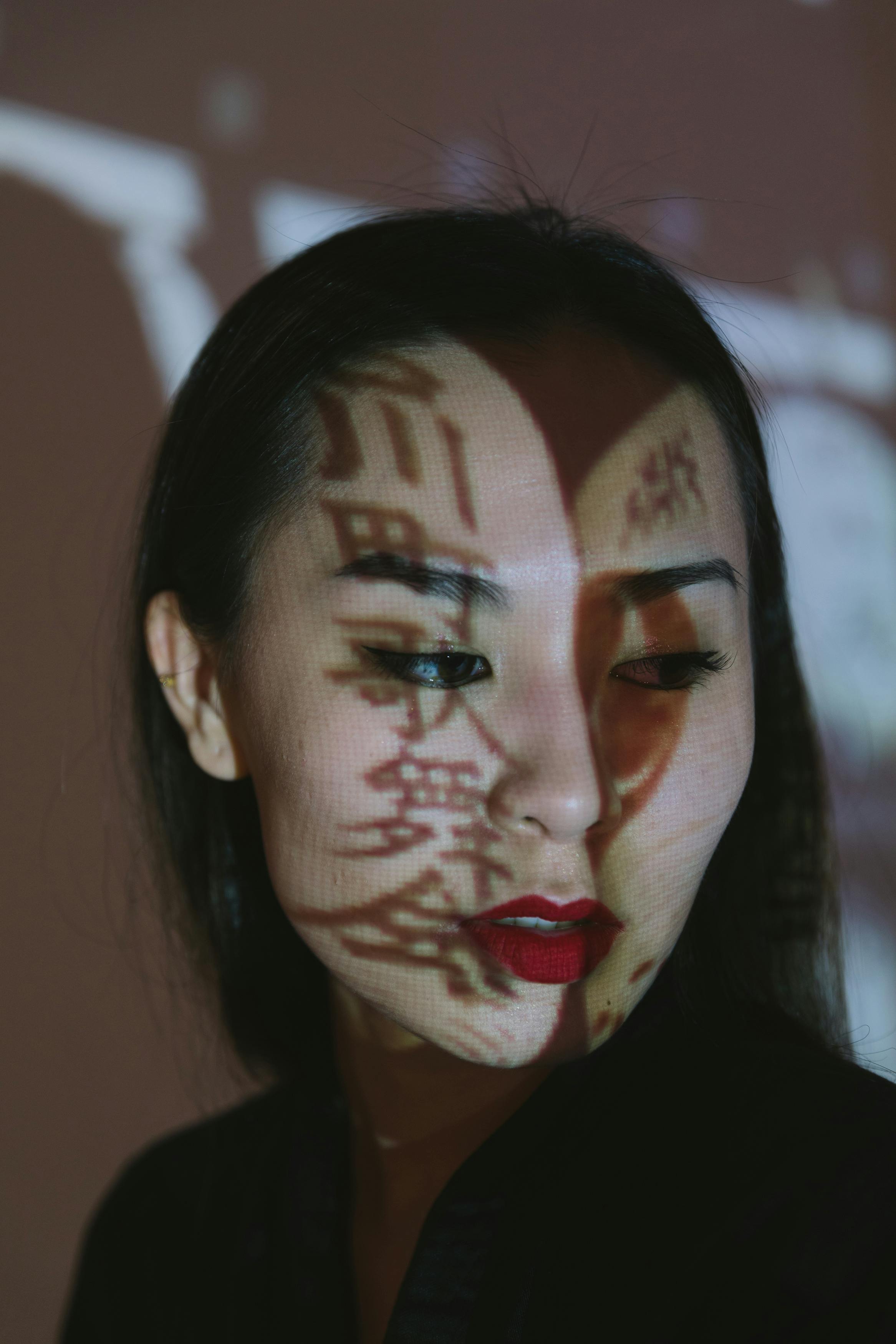 A Woman Screaming with Red Powder on Her Face · Free Stock Photo