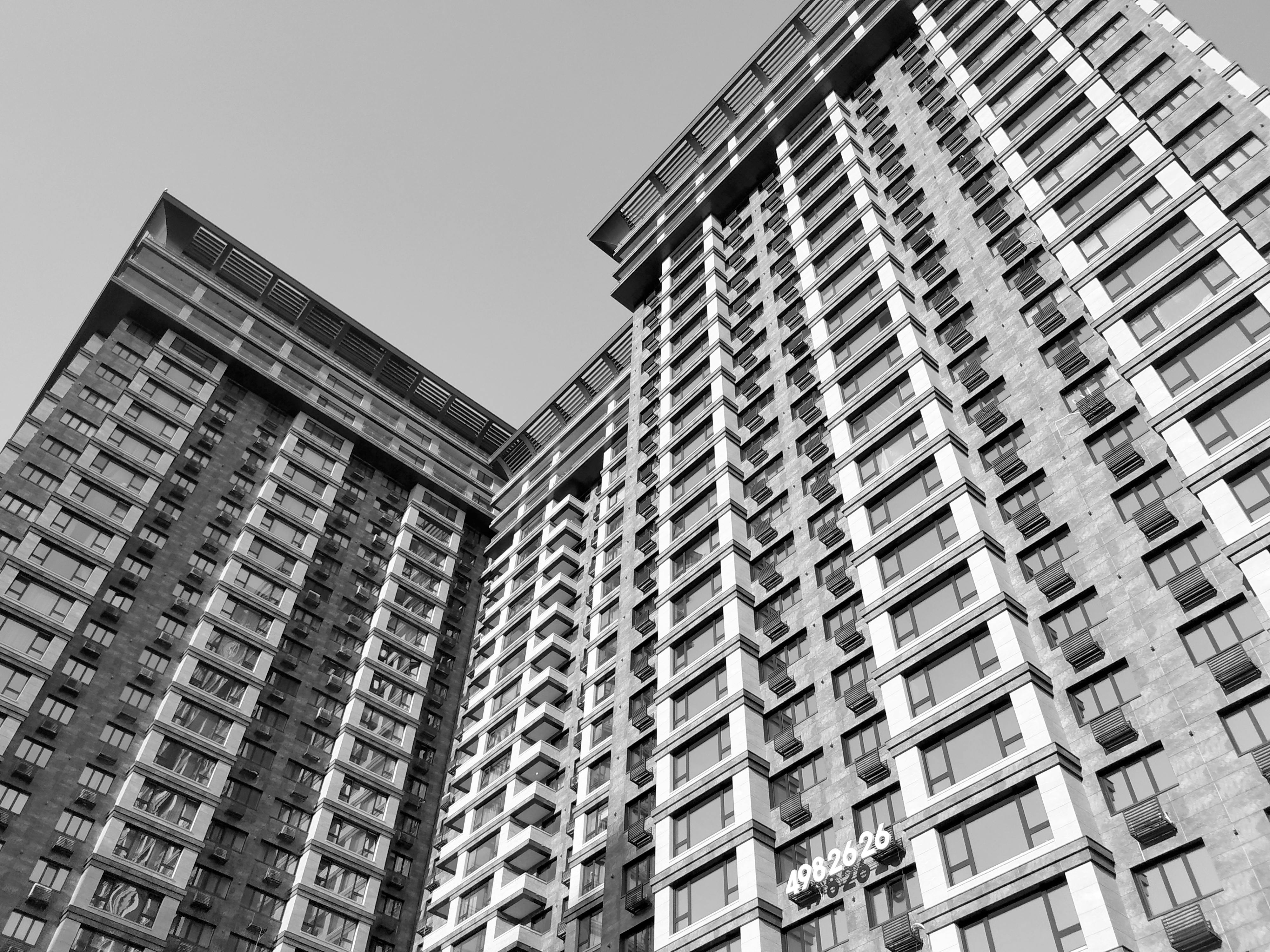 White High-rise Building · Free Stock Photo