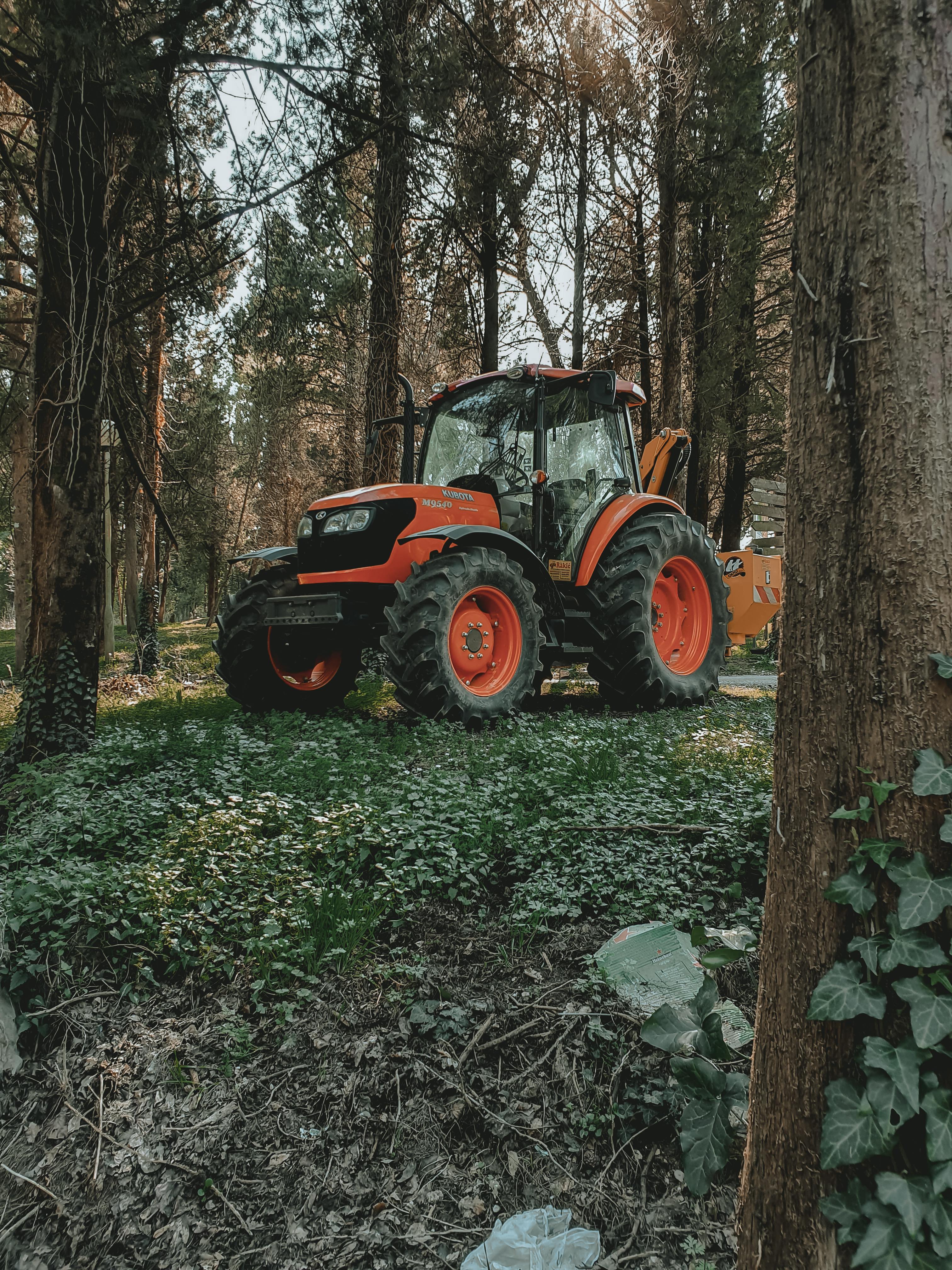 Tractor on Woods · Free Stock Photo