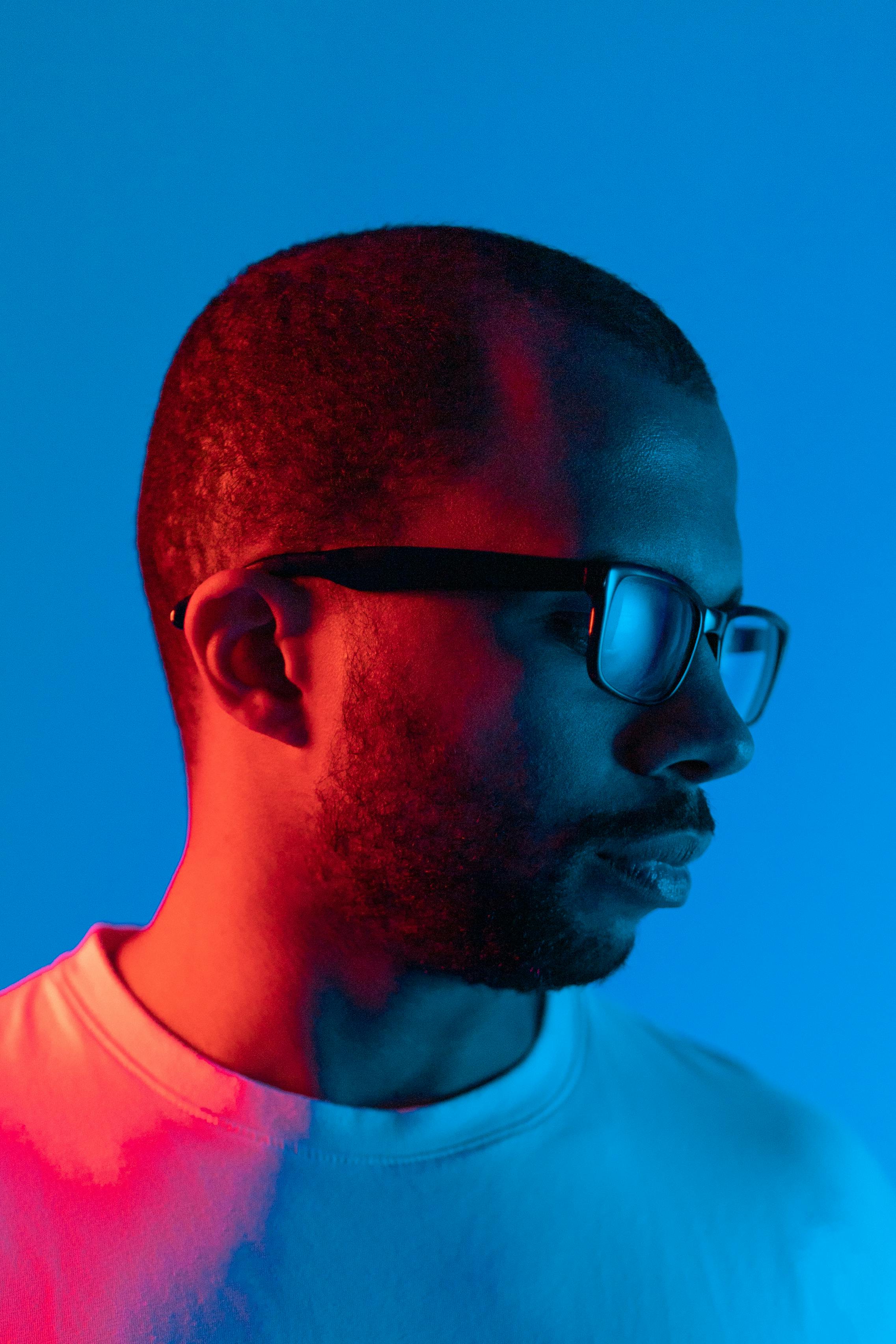 MINIMALISTIC PORTRAITS: BLACK MODEL · Pexels