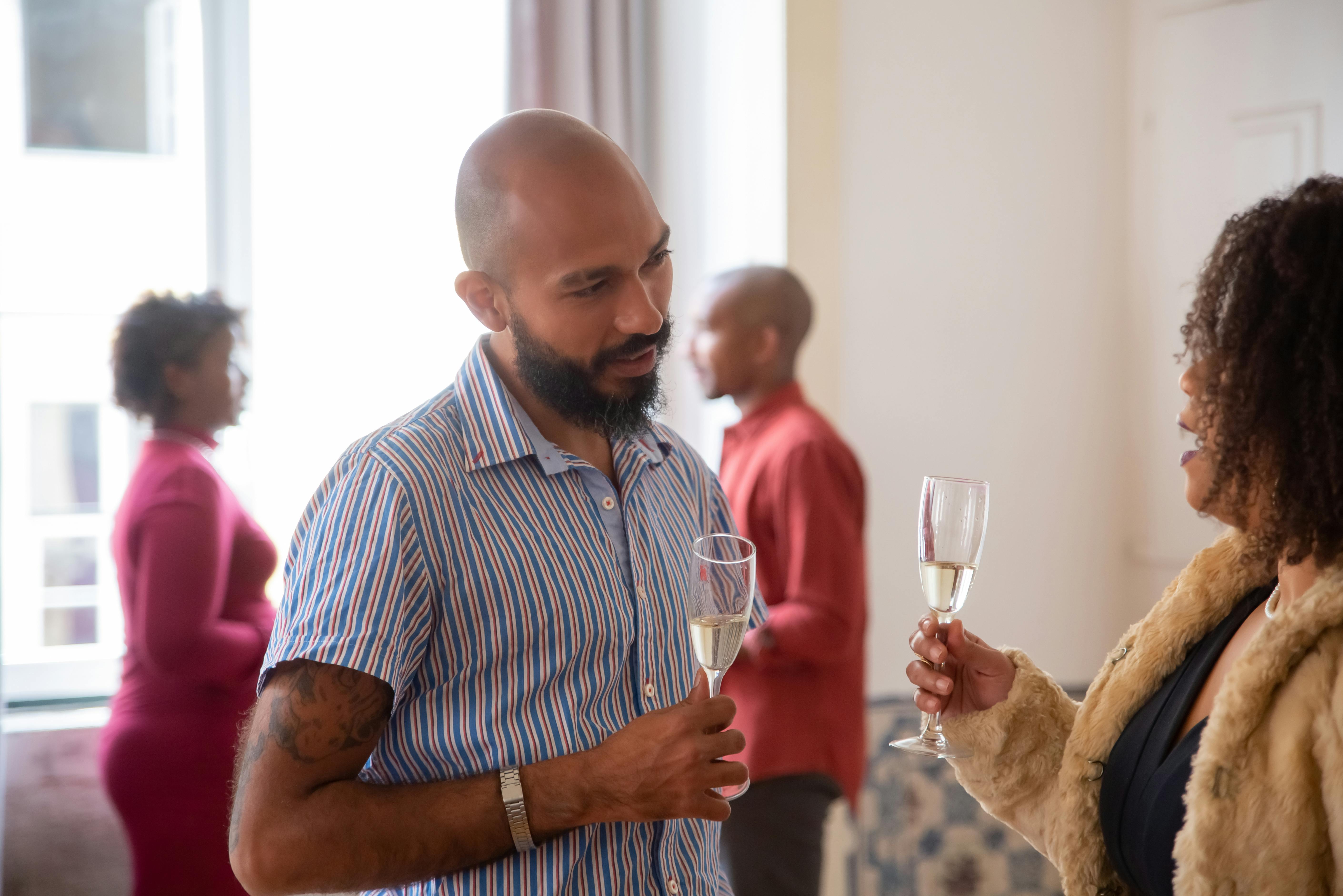 Man and Woman Having a Conversation · Free Stock Photo