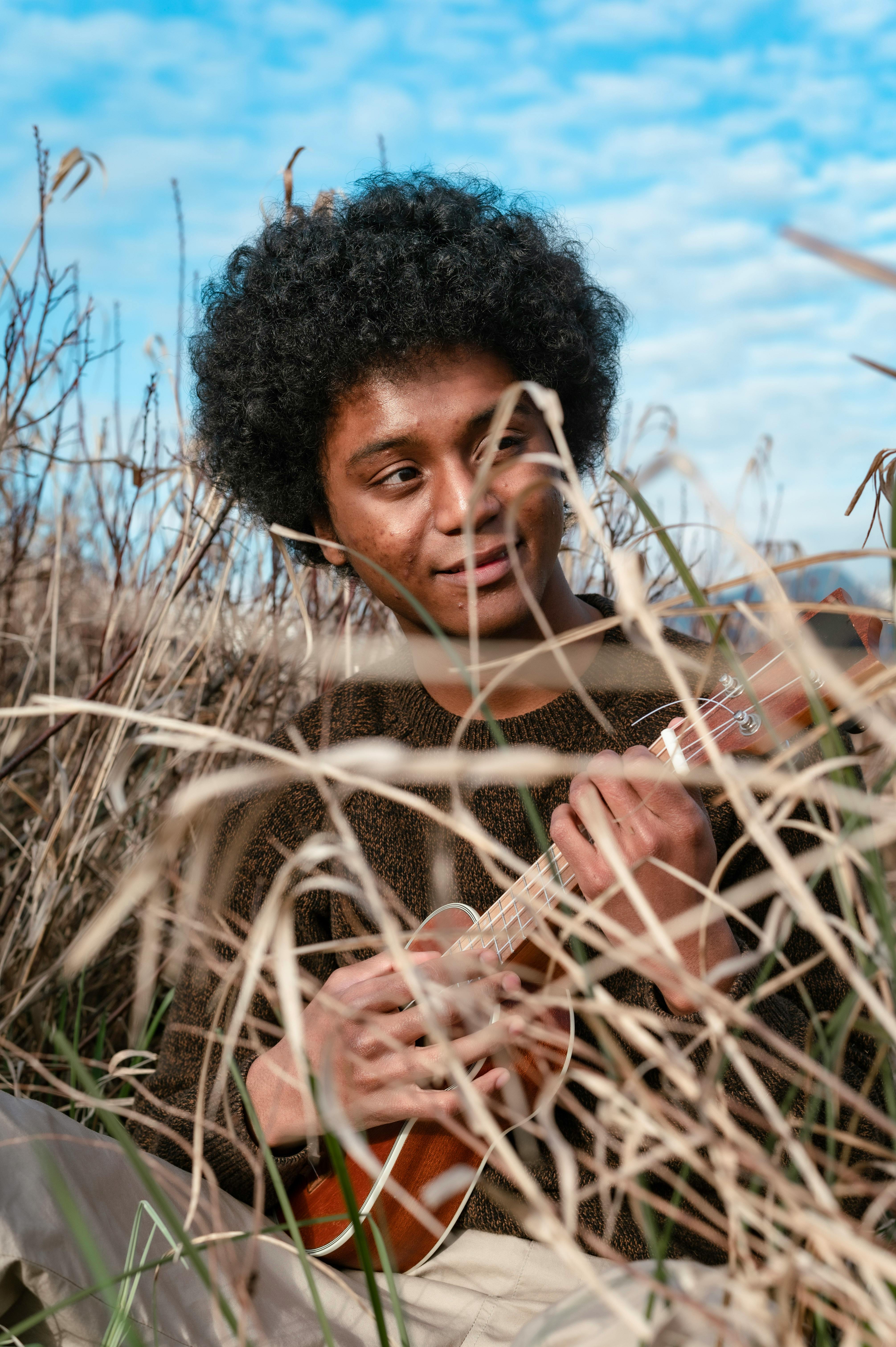 Playing Ukulele Photos, Download The BEST Free Playing Ukulele Stock ...