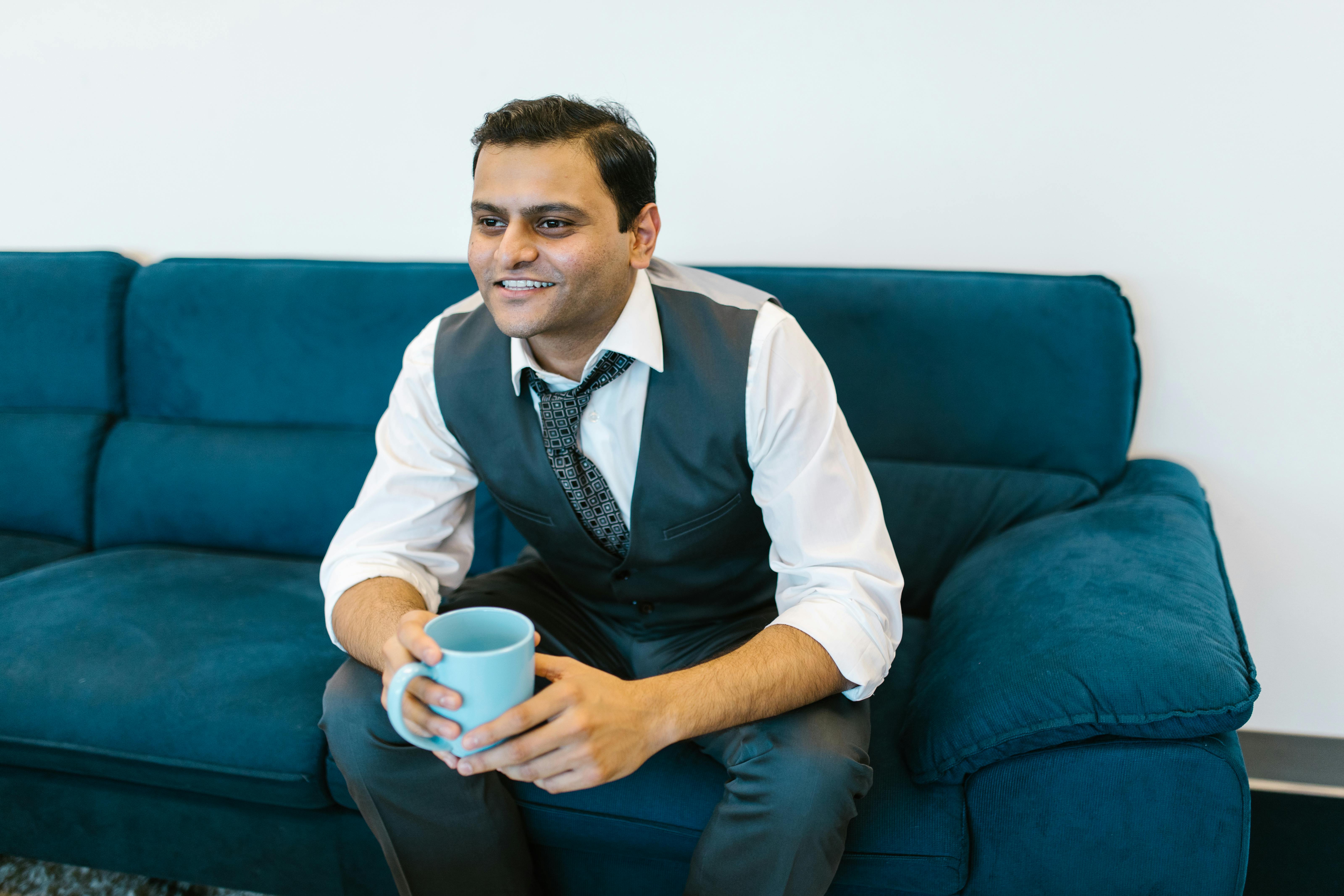 Woman Looking at Camera · Free Stock Photo