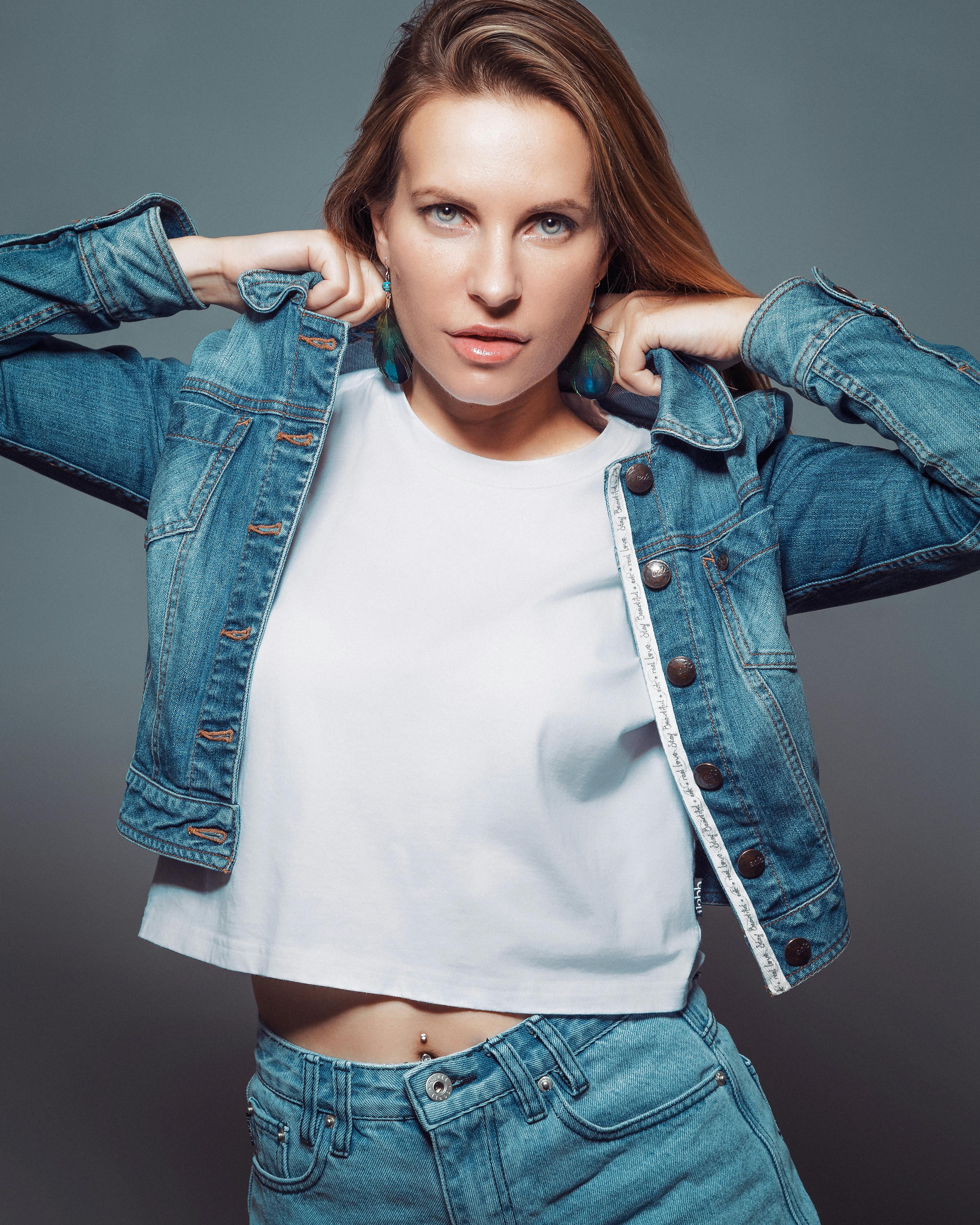 Woman Wearing Blue Jeans · Free Stock Photo