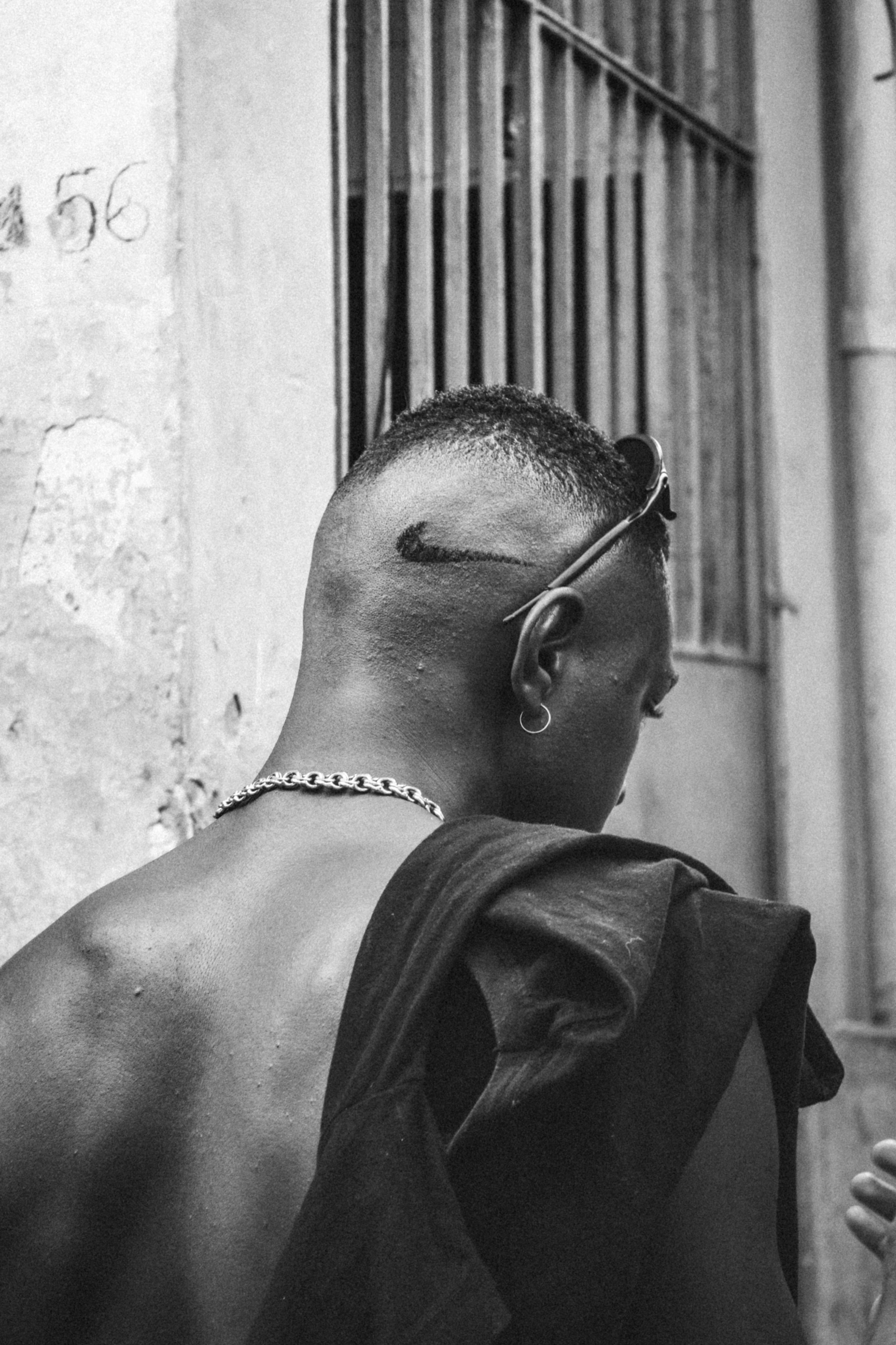 Back View of the Head of a Girl · Free Stock Photo