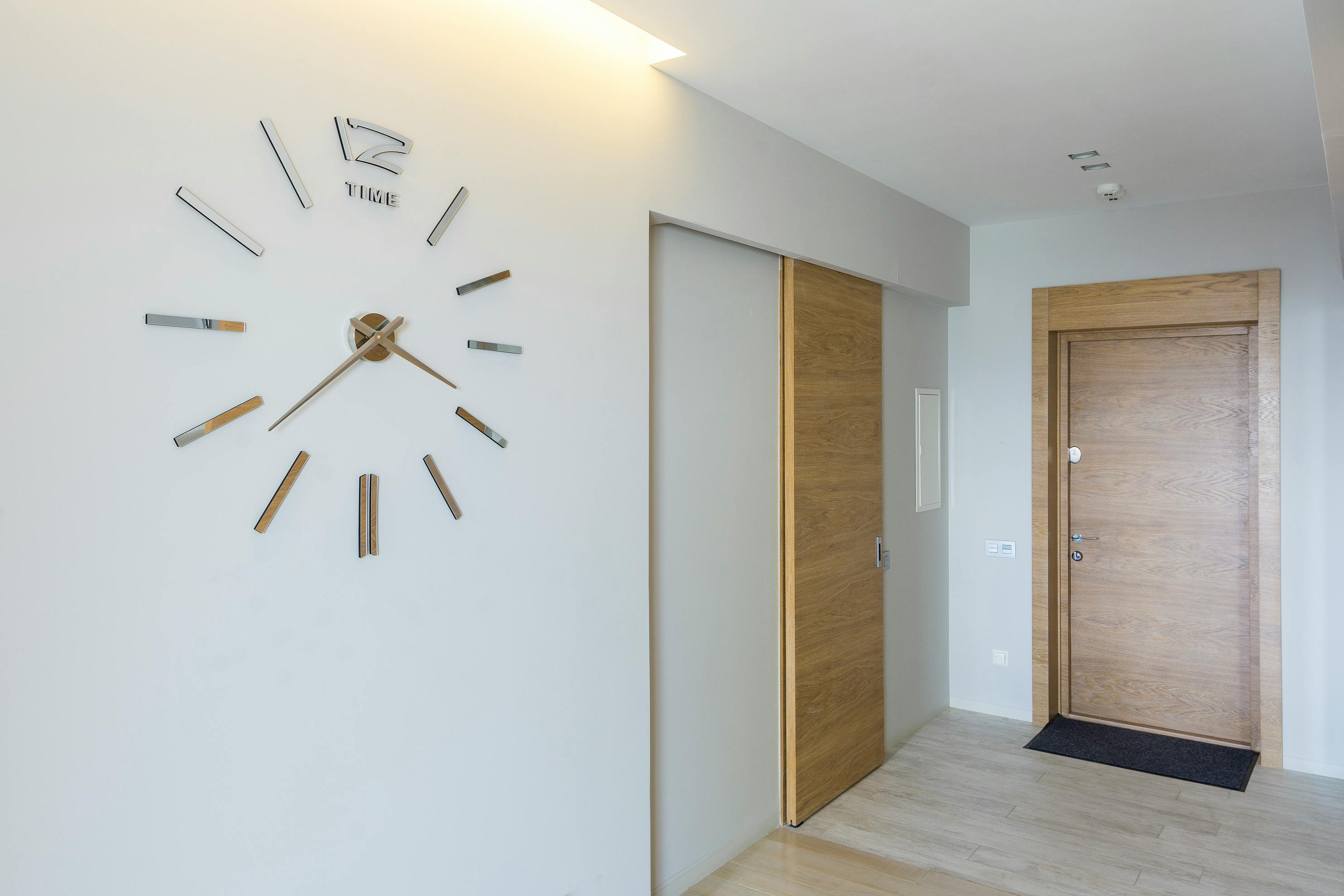 A Clock on the Wall · Free Stock Photo