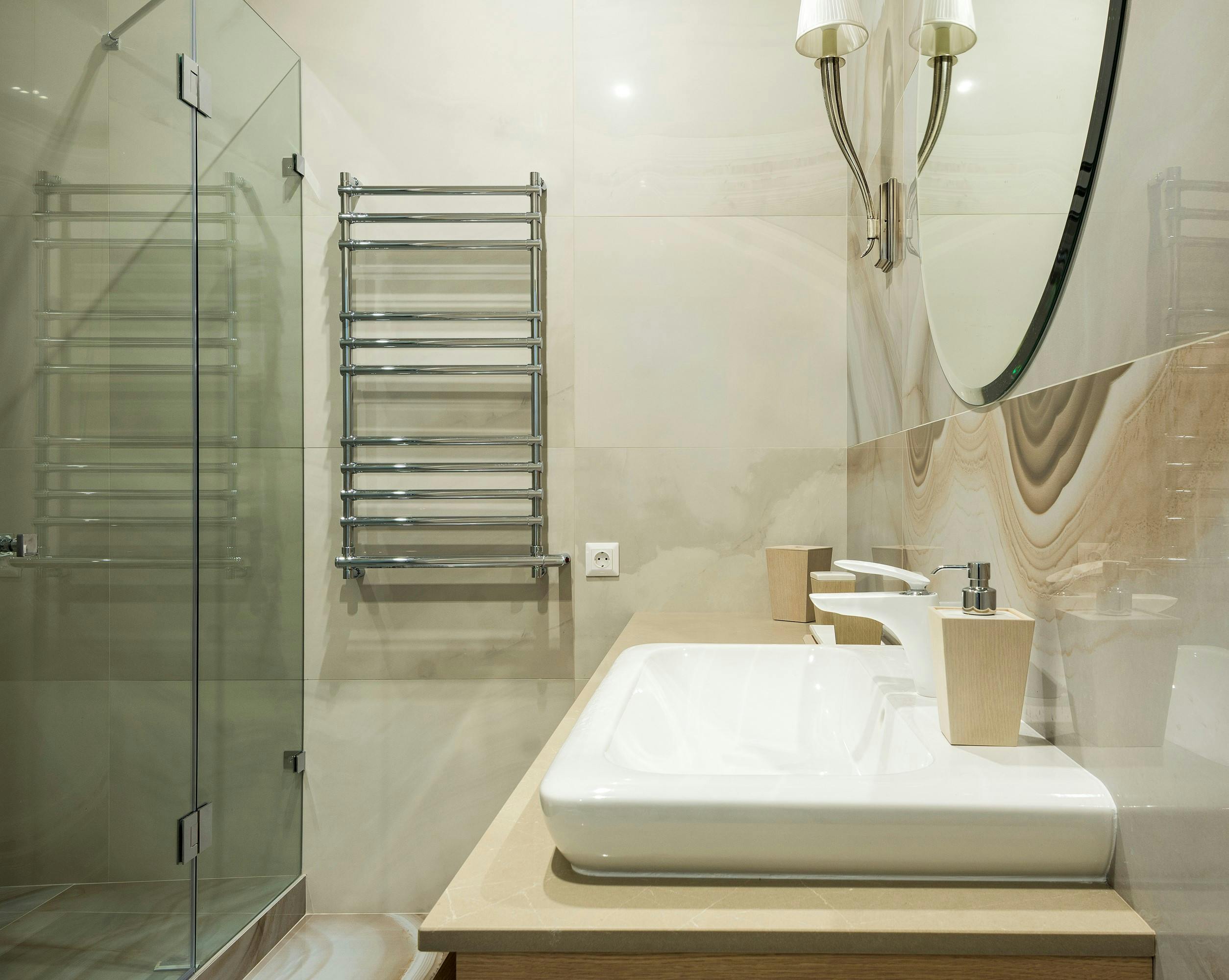 Clean Lavatory with Glass Items · Free Stock Photo