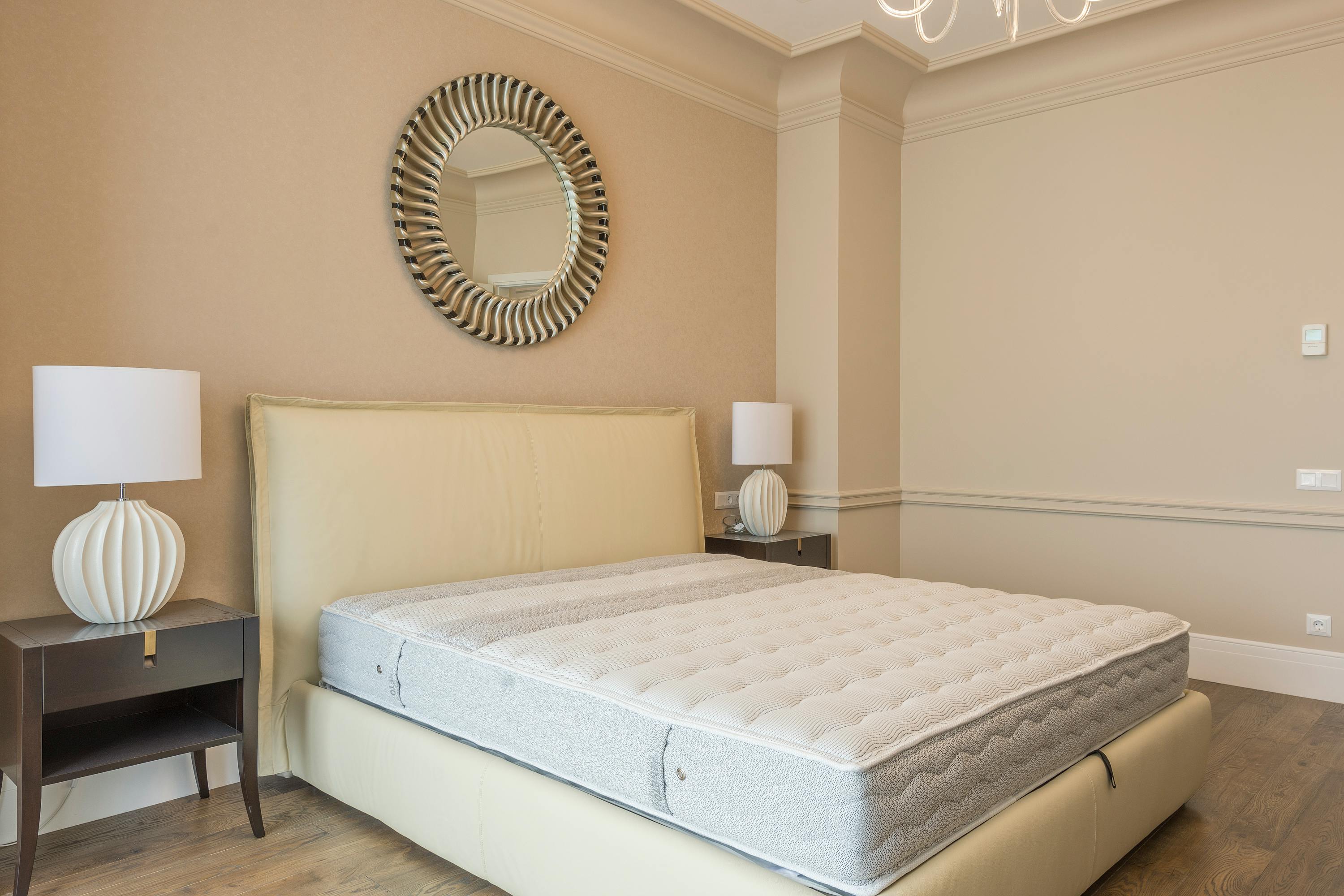 A Bed in a Bedroom · Free Stock Photo