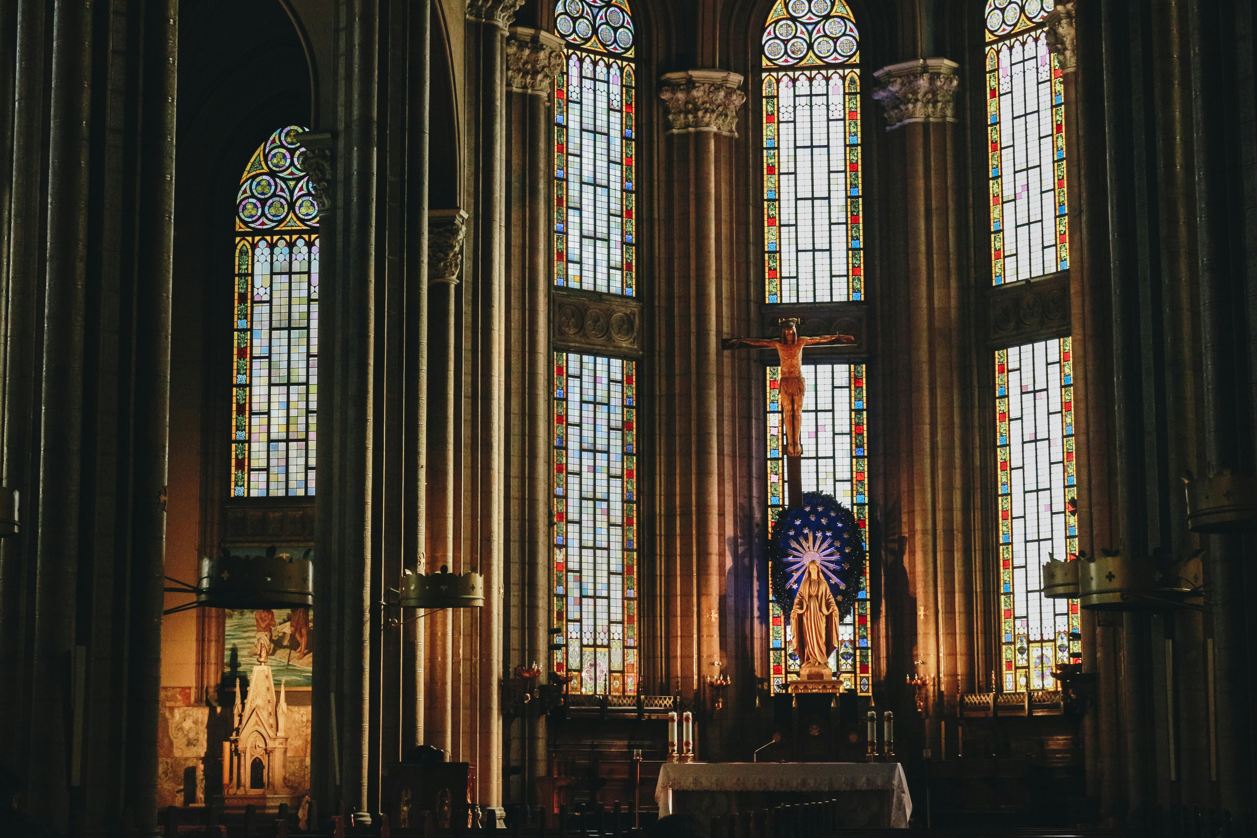 A View of the Altar of a Cathedral · Free Stock Photo