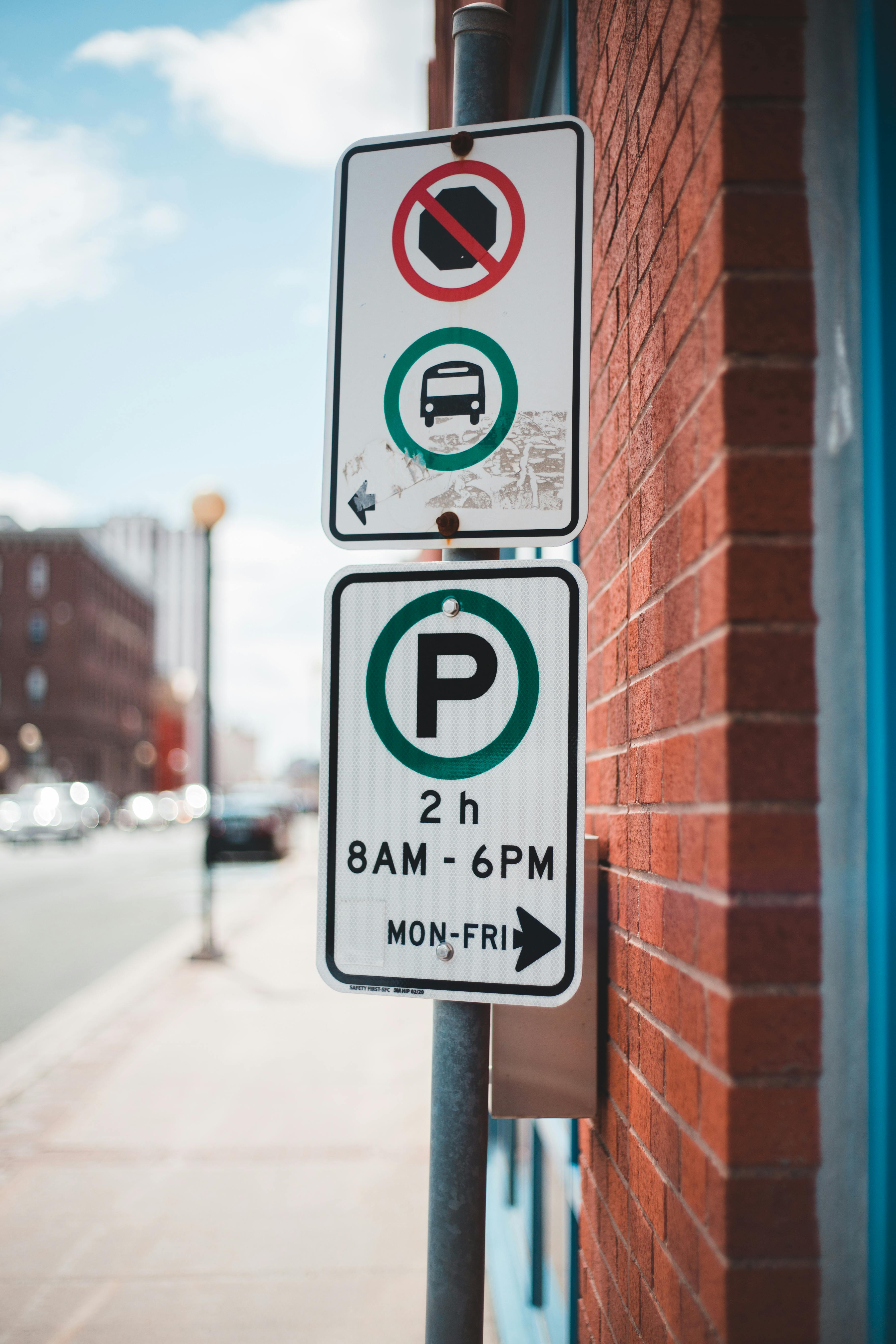 Parking Signs Photos, Download The BEST Free Parking Signs Stock Photos ...