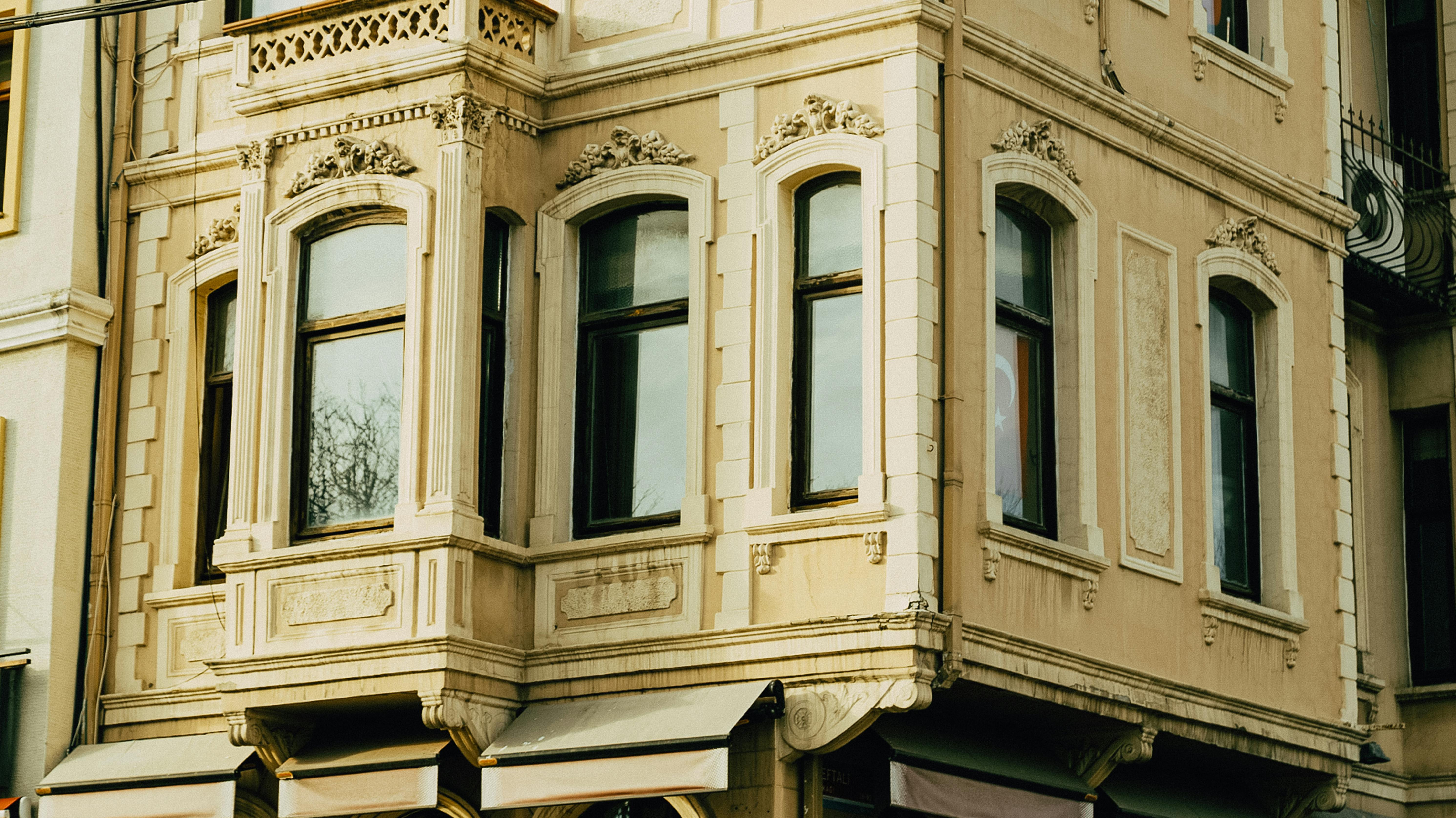 White Wooden 6-pane Window · Free Stock Photo