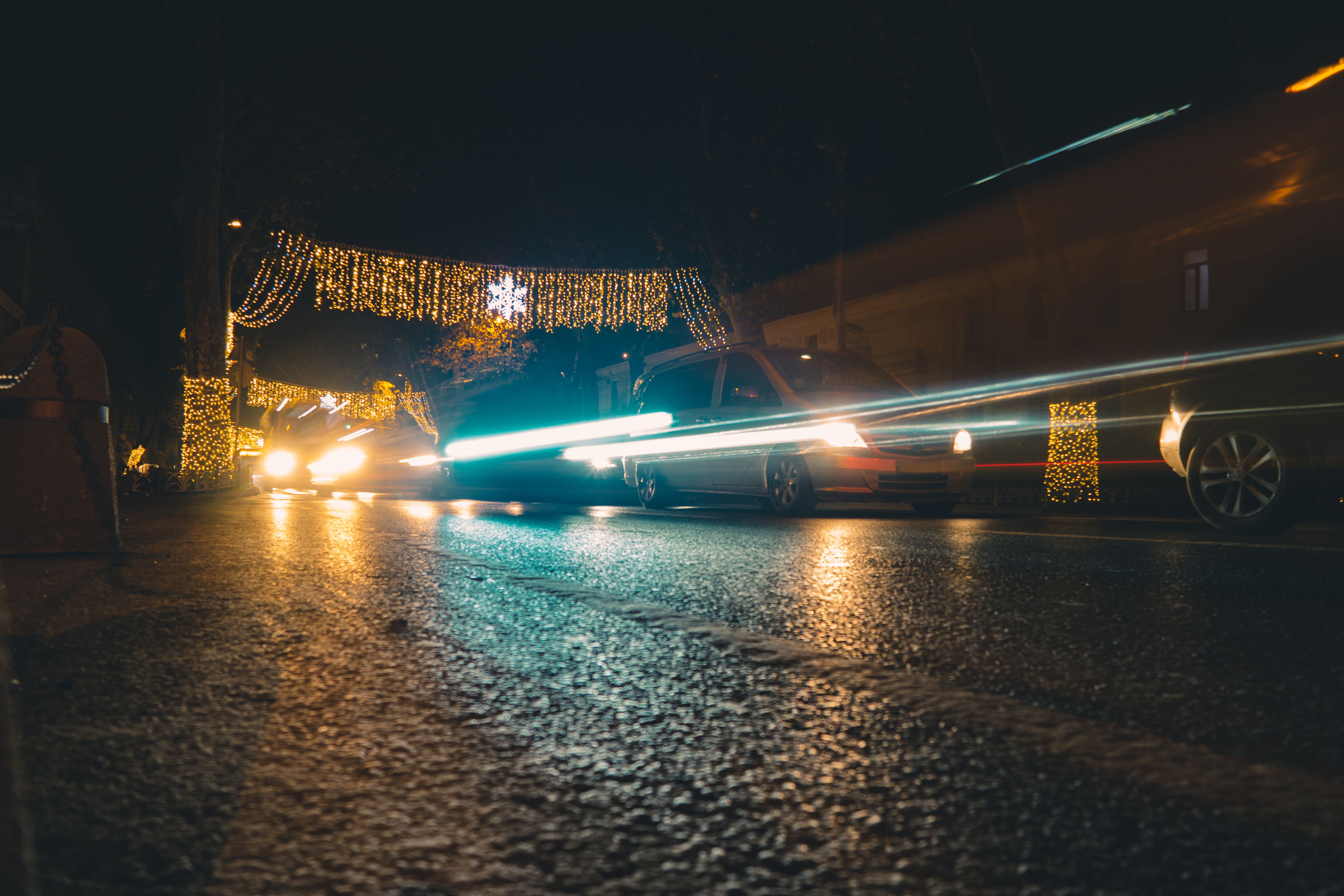 Foto De Carros Durante A Noite · Foto profissional gratuita