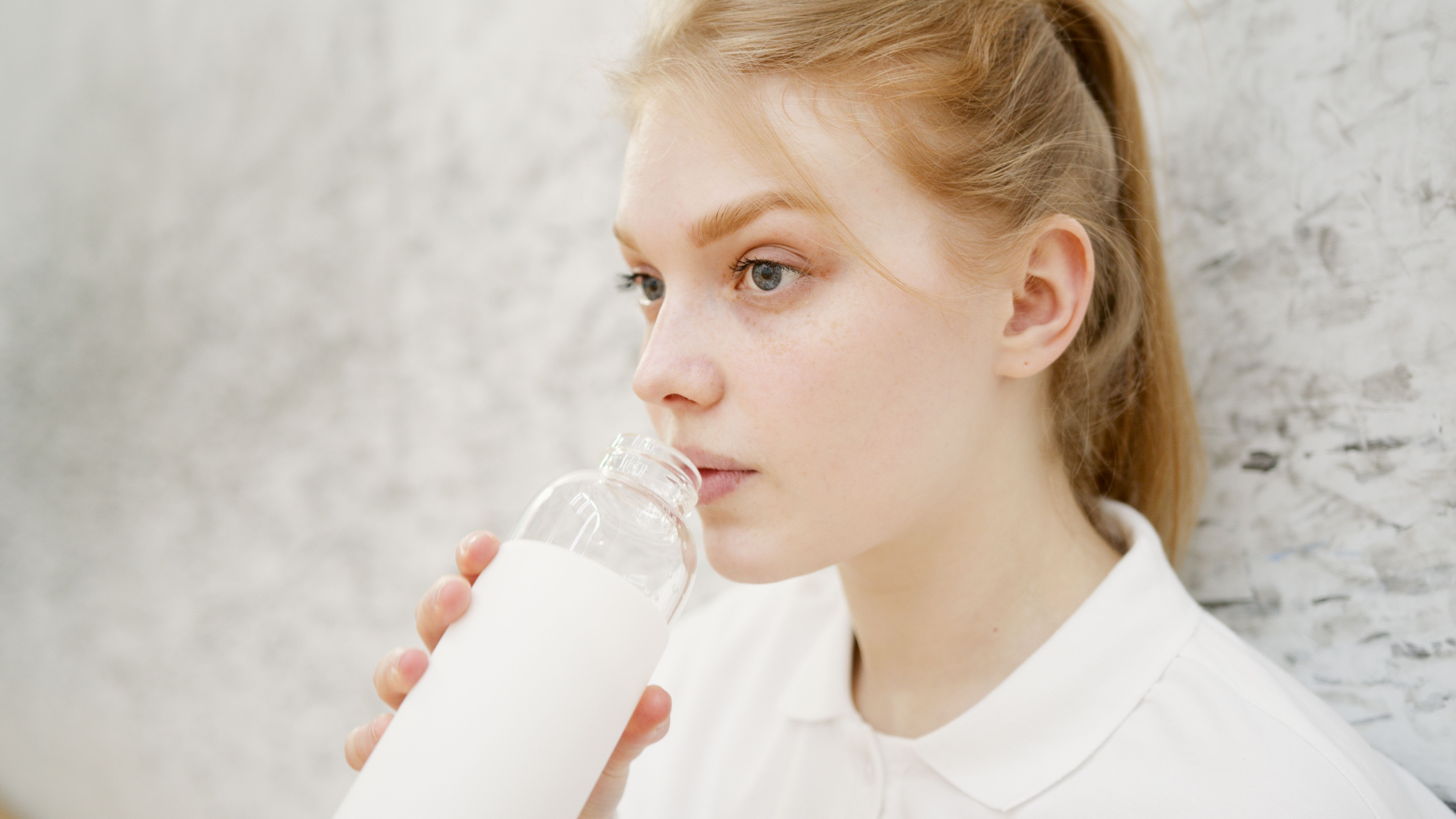 People Drinking Water Photos, Download The BEST Free People Drinking ...