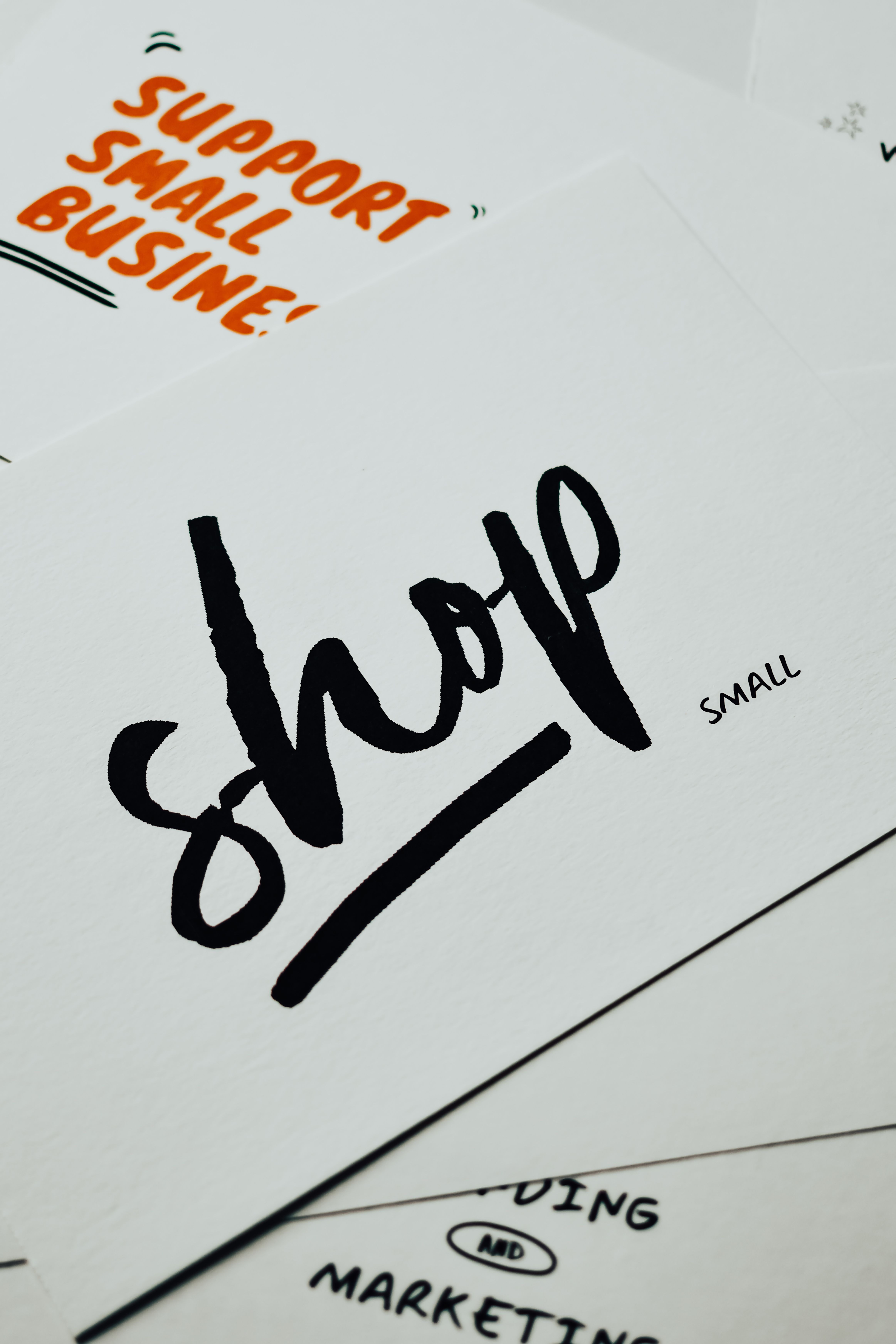White Papers with Text · Free Stock Photo